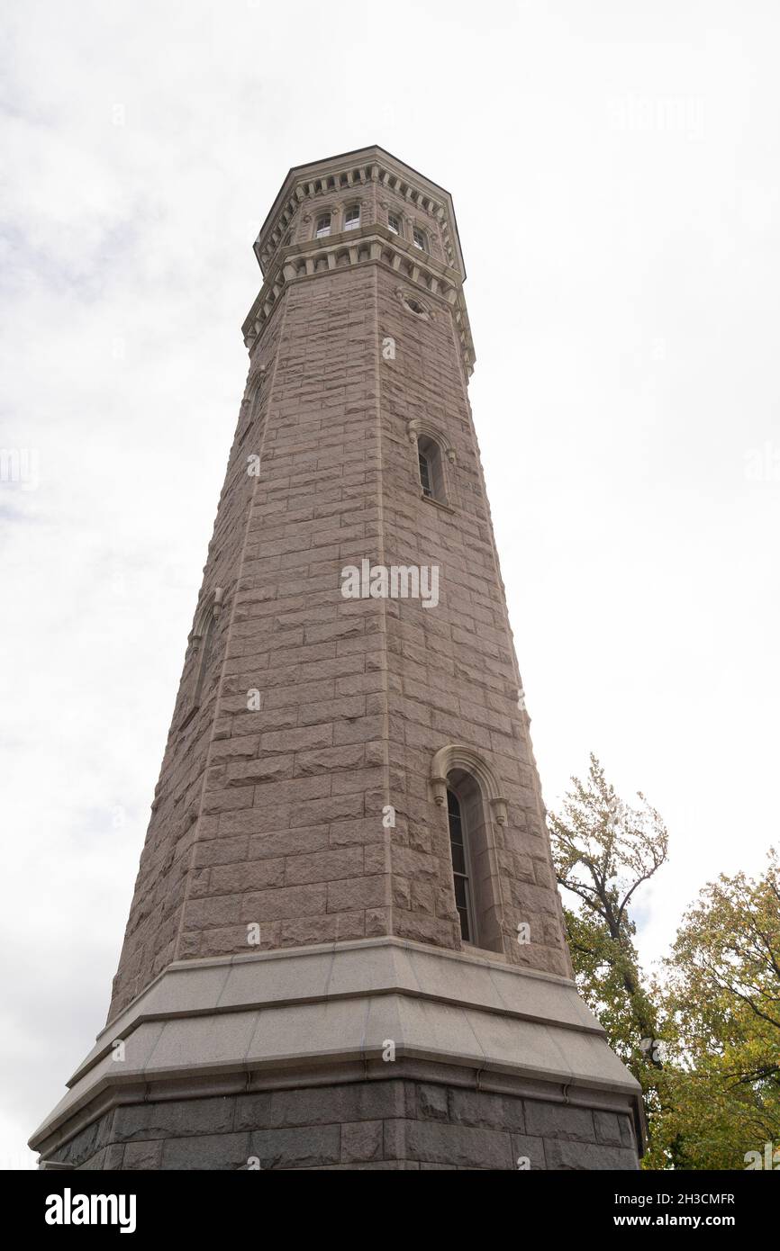 200 foot tower hi-res stock photography and images - Alamy