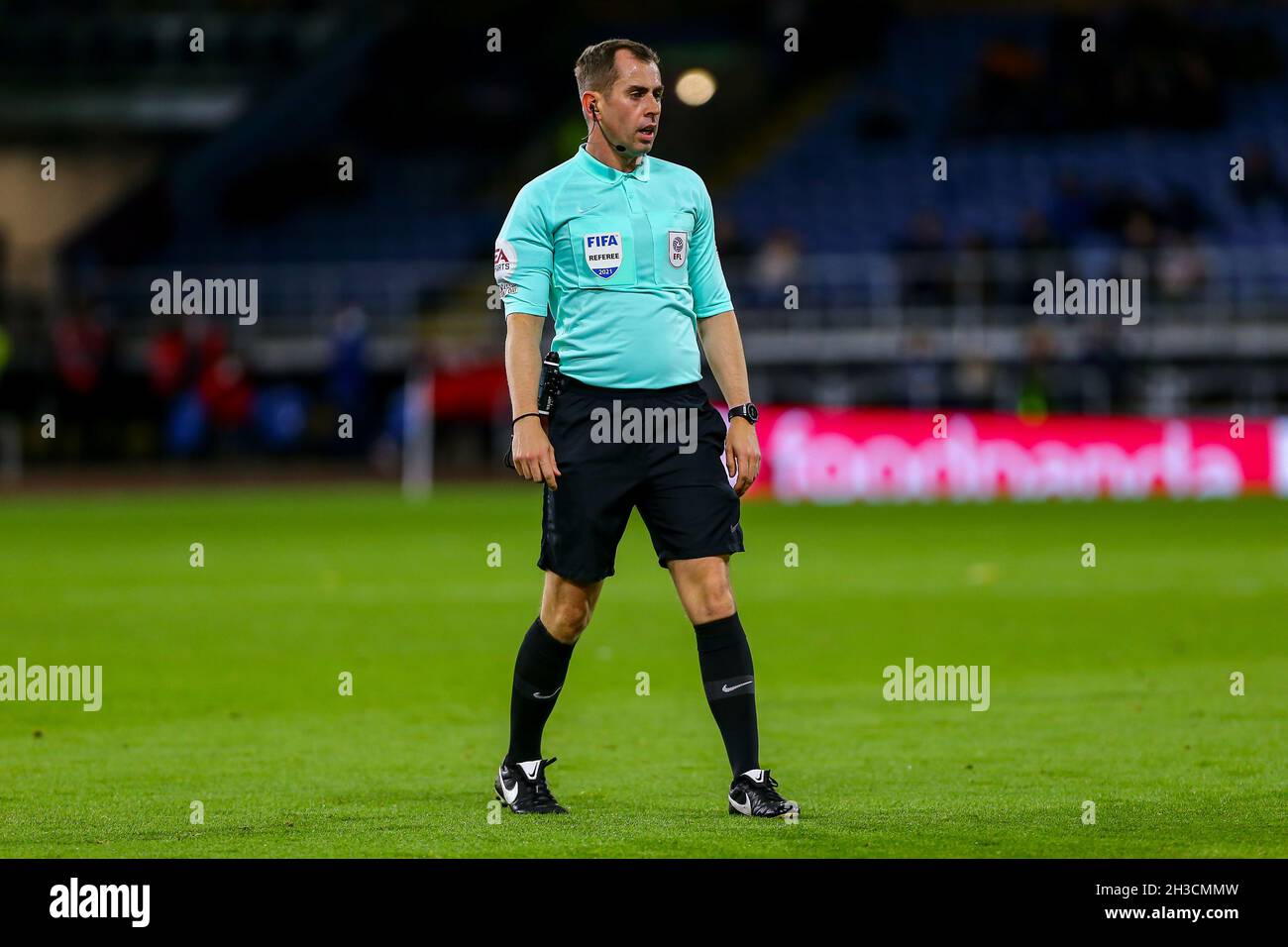 Referee peter hi-res stock photography and images - Alamy