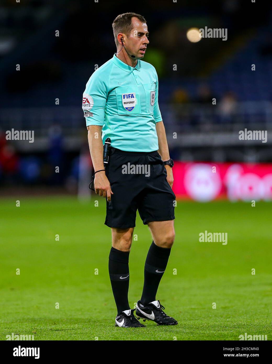 Referee peter hi-res stock photography and images - Alamy