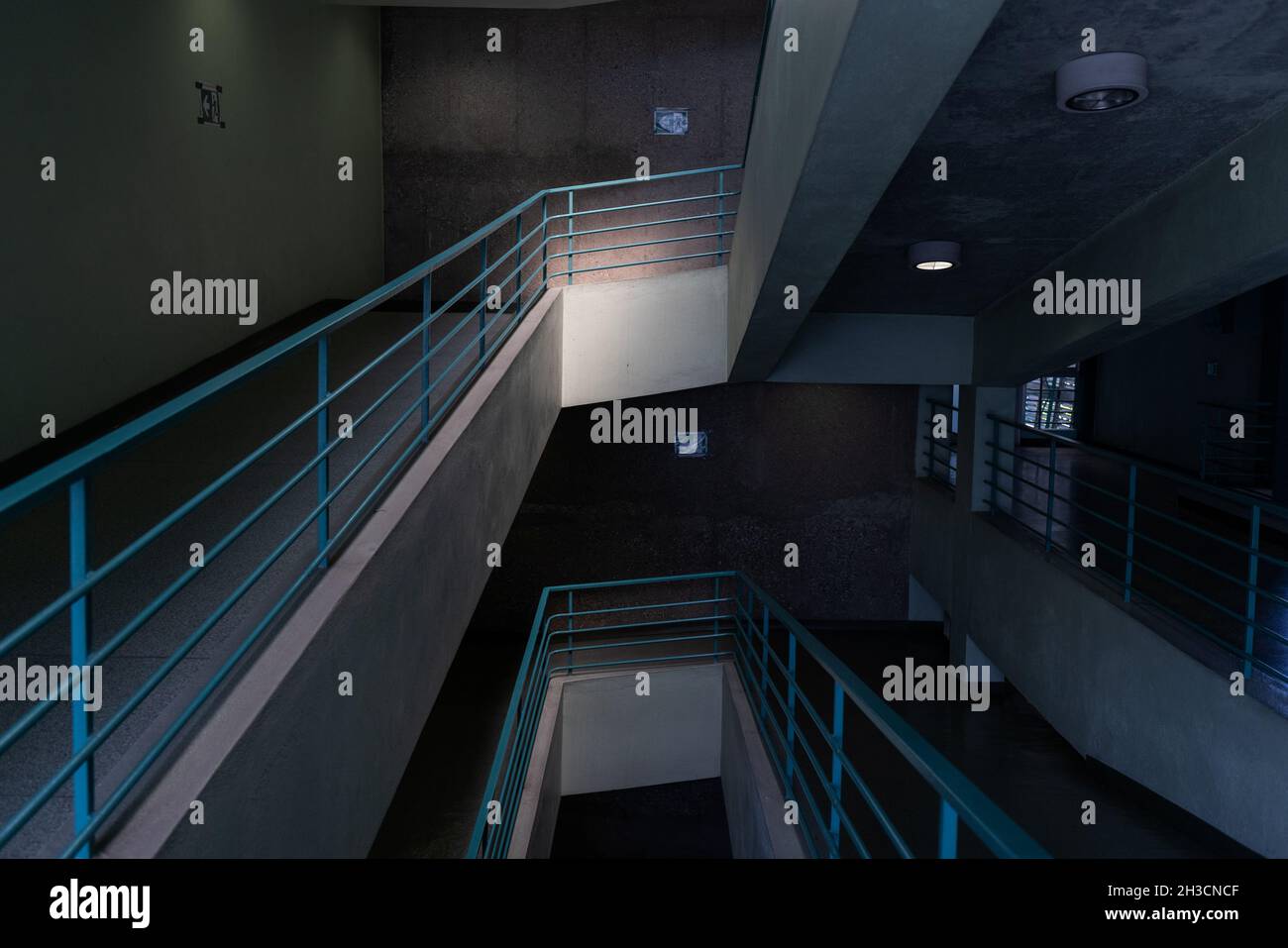 Empty ramp hi-res stock photography and images - Alamy