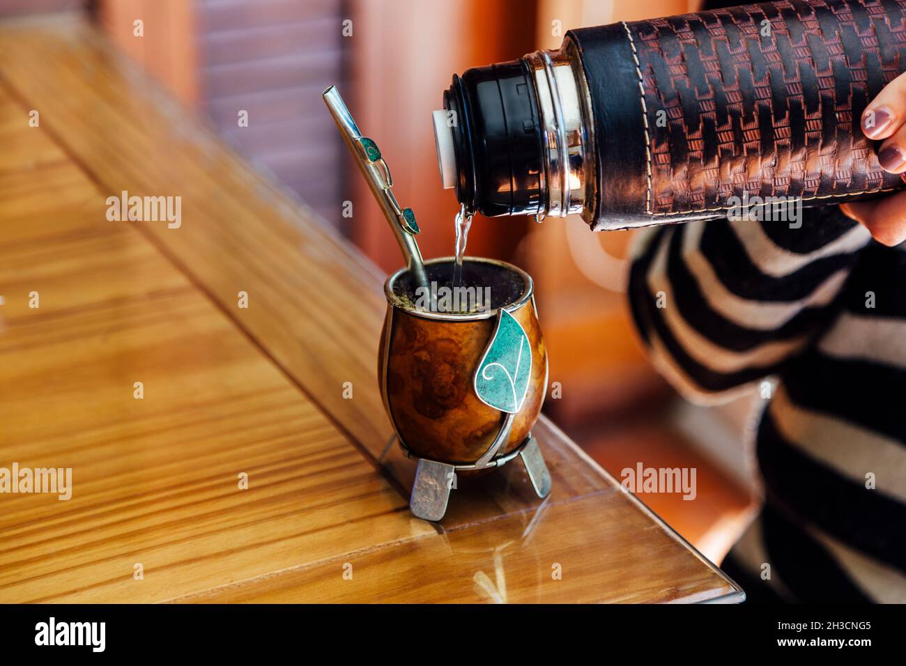 Throwing of water hi-res stock photography and images - Alamy