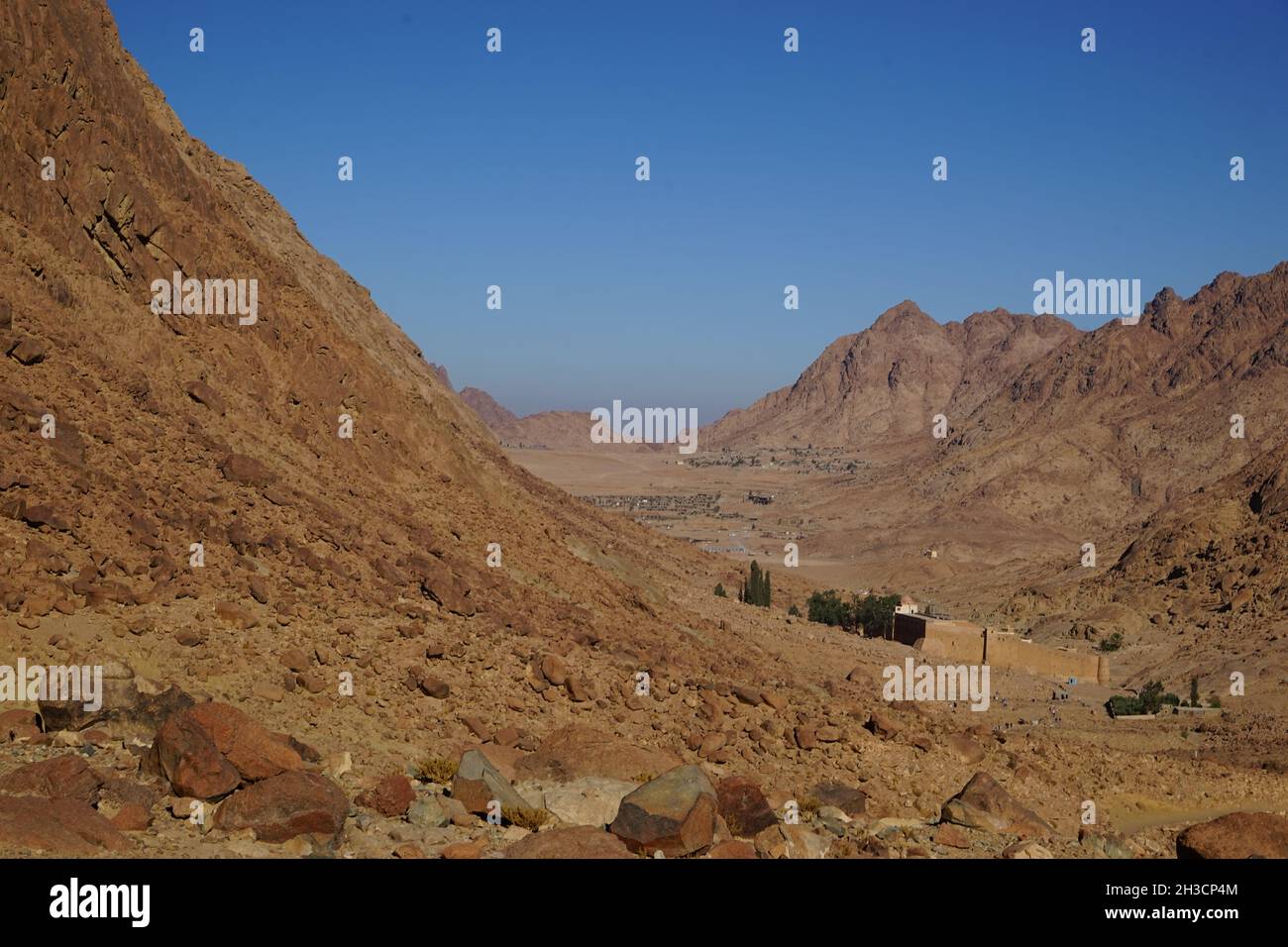 Beautiful landscape of arid mountains in Egypt Stock Photo - Alamy