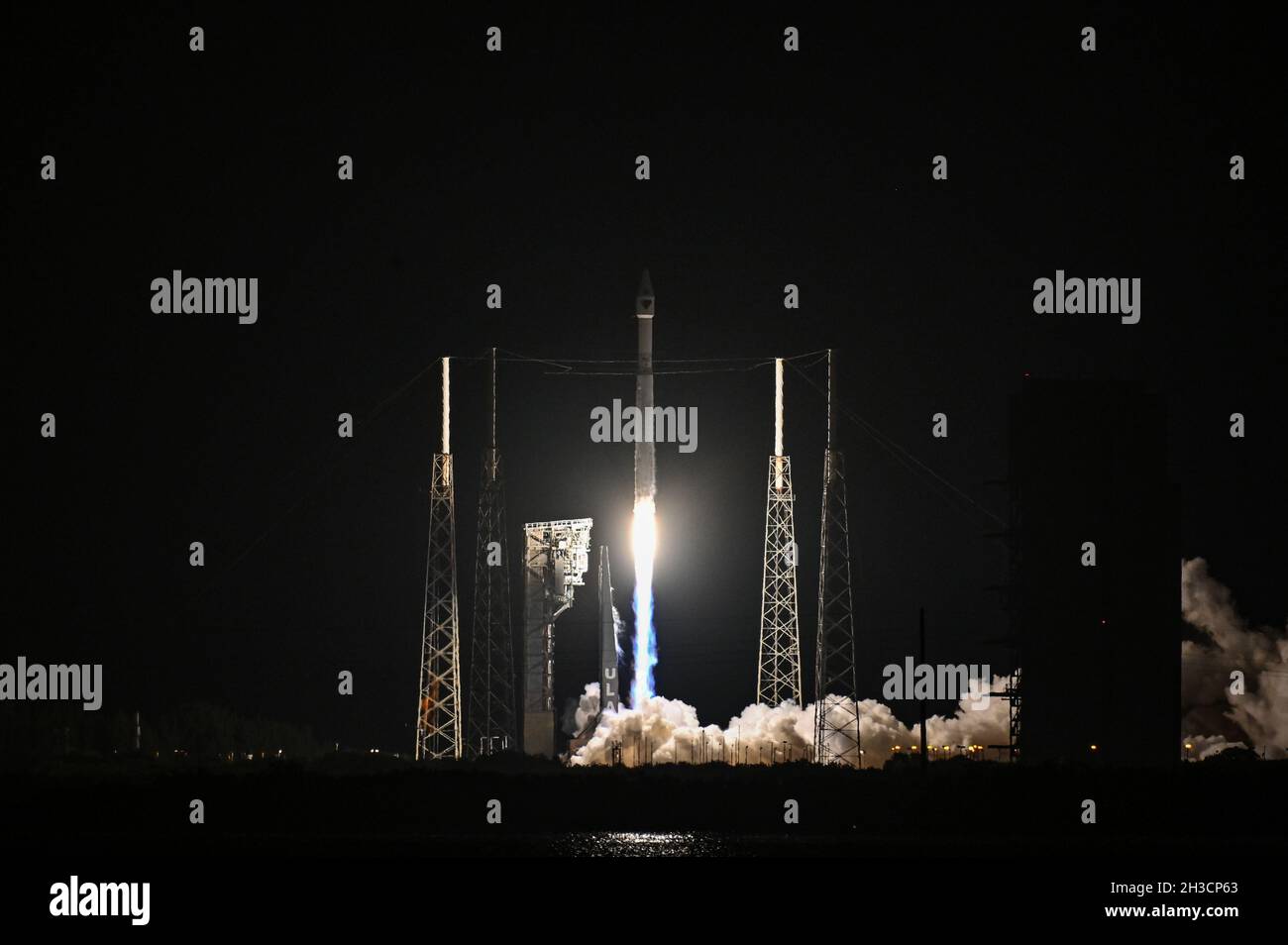 A ULA Atlas V rocket carrying NASA’s Lucy spacecraft launches from SLC ...