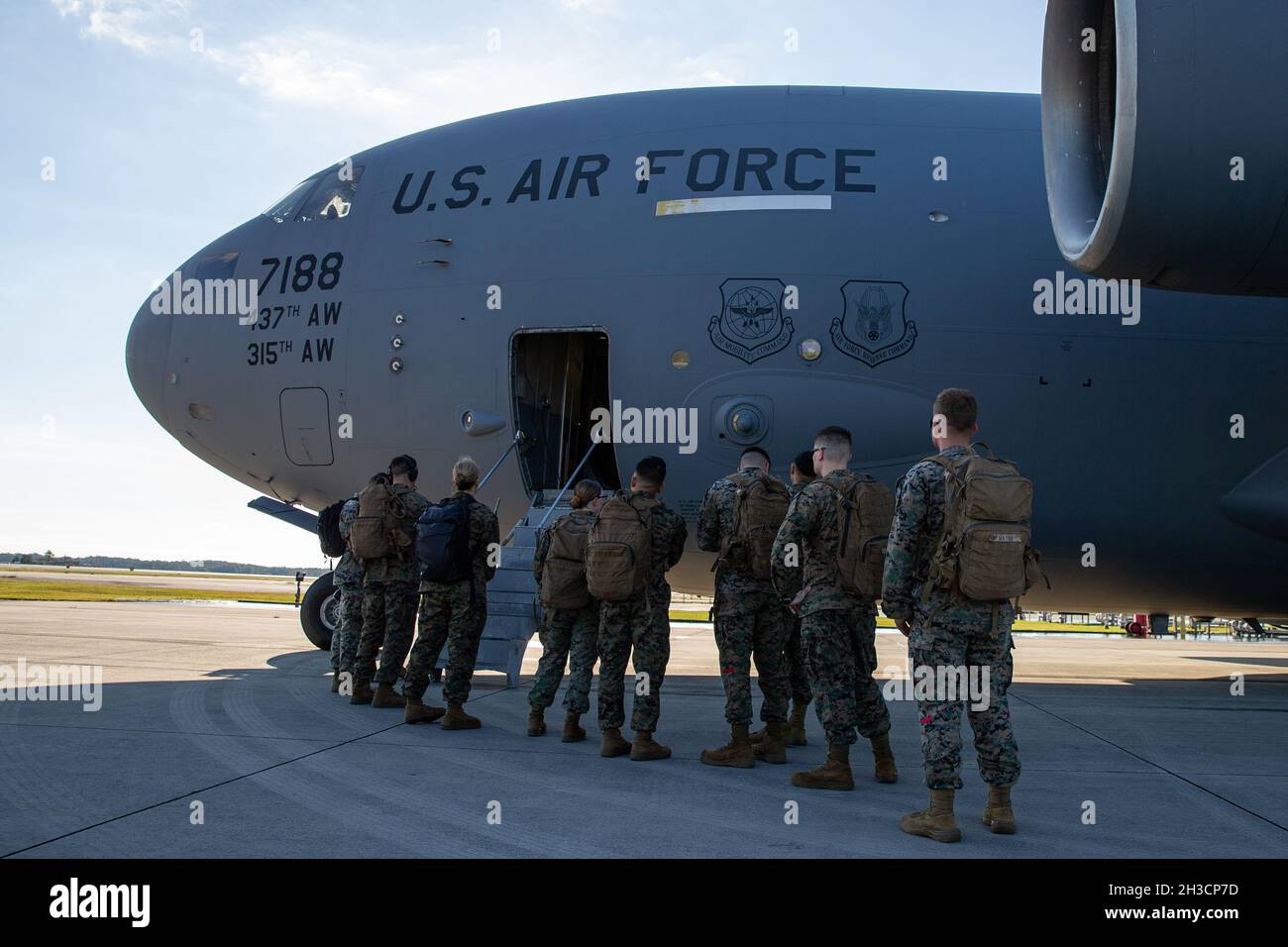 Combat logistics company 21 hi-res stock photography and images - Alamy