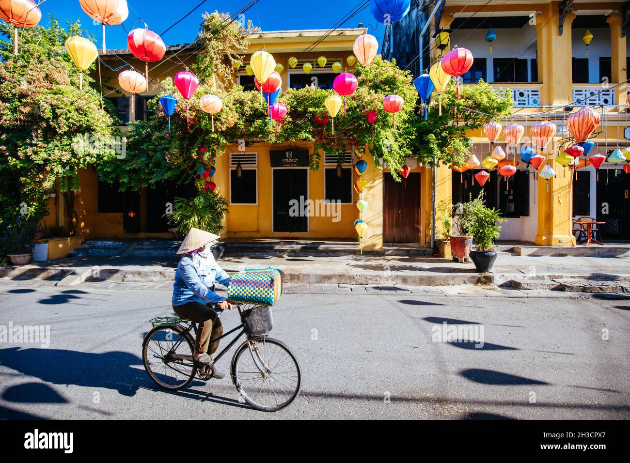 Daily life in vietnam hi-res stock photography and images - Alamy