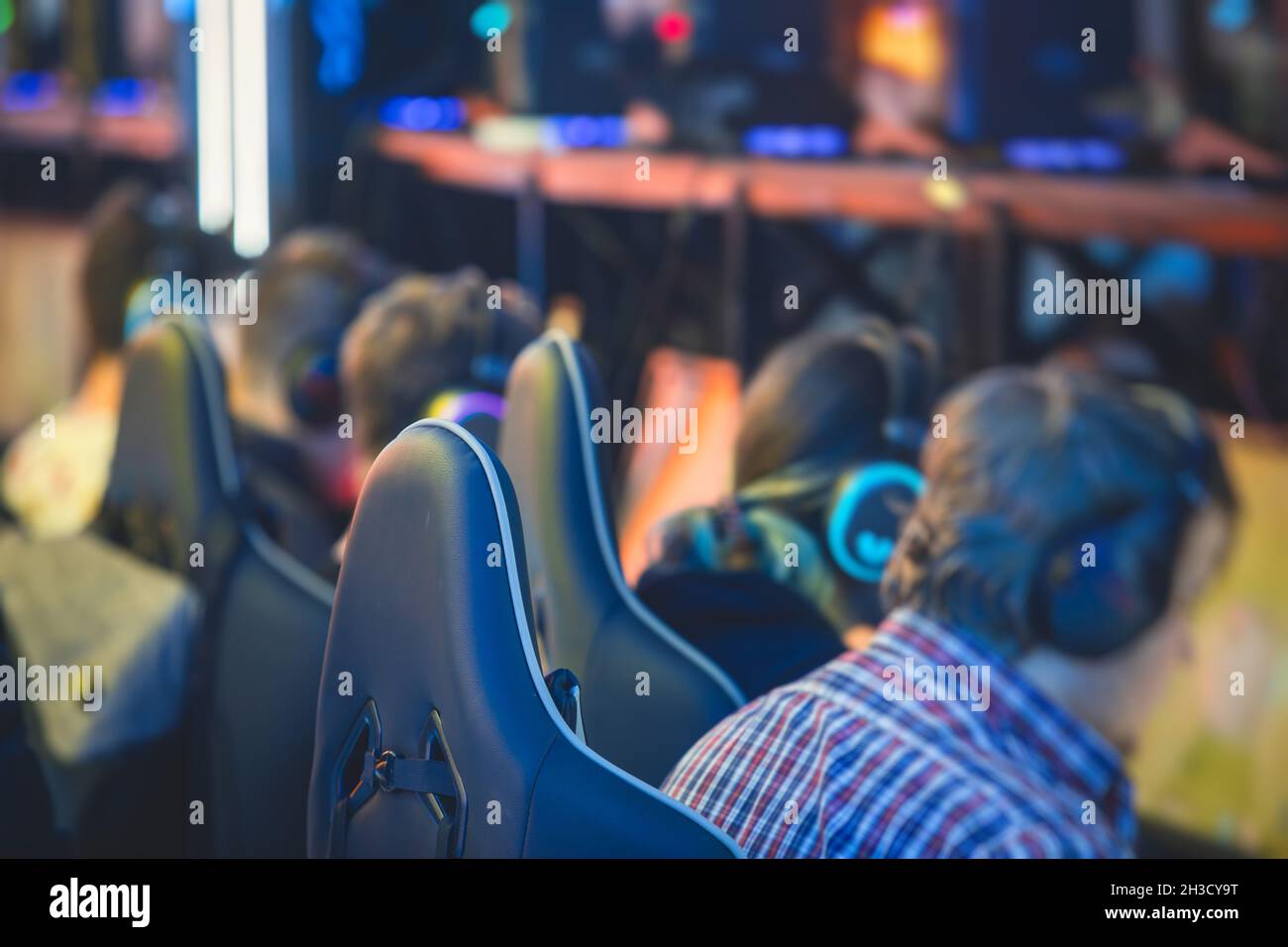 Cyber sport e-sports tournament, team of professional gamers, close-up ...