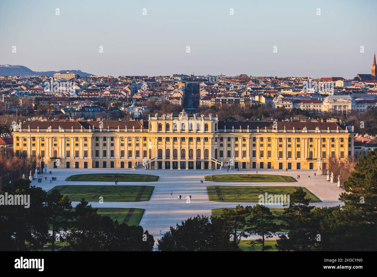 Schonbrunn Palace, Hietzing, Vienna, Austria, summer spring vibrant ...