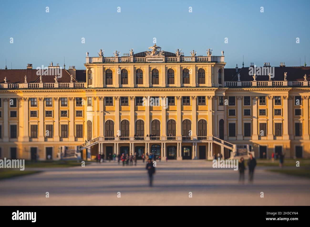 Schonbrunn Palace, Hietzing, Vienna, Austria, summer spring vibrant ...