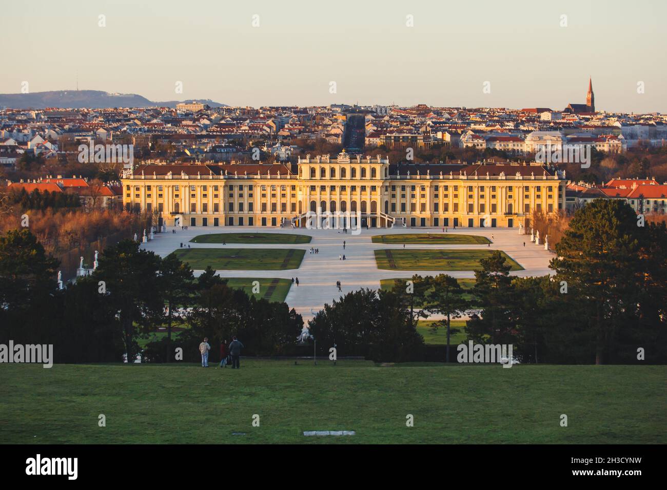 Schonbrunn Palace, Hietzing, Vienna, Austria, summer spring vibrant ...