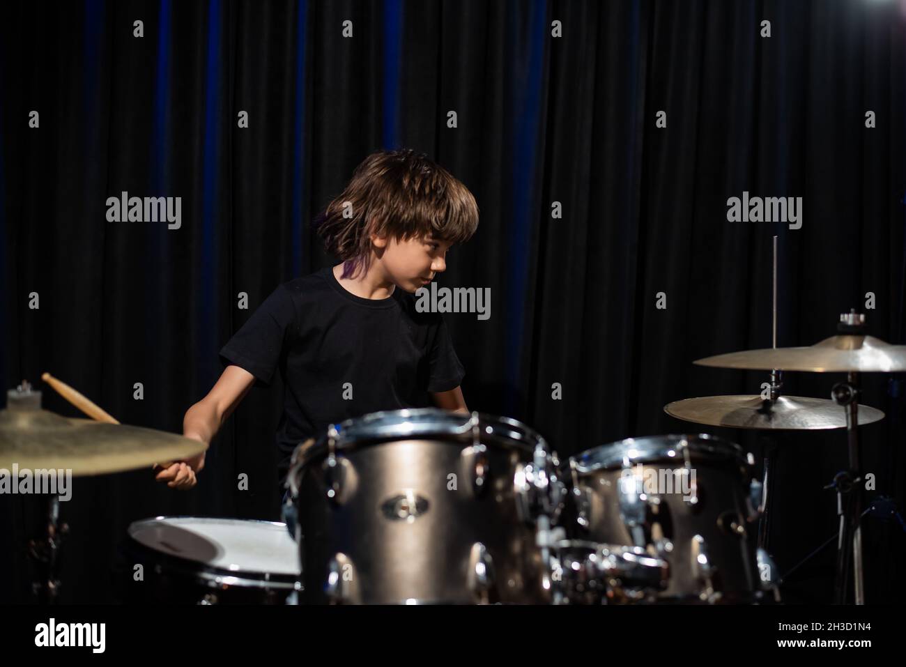 Children playing drums in school hi-res stock photography and images ...