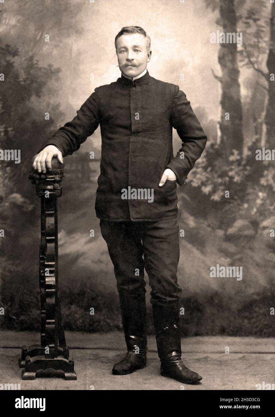 A vintage photo portrait from 1913 of Russian man Stock Photo - Alamy