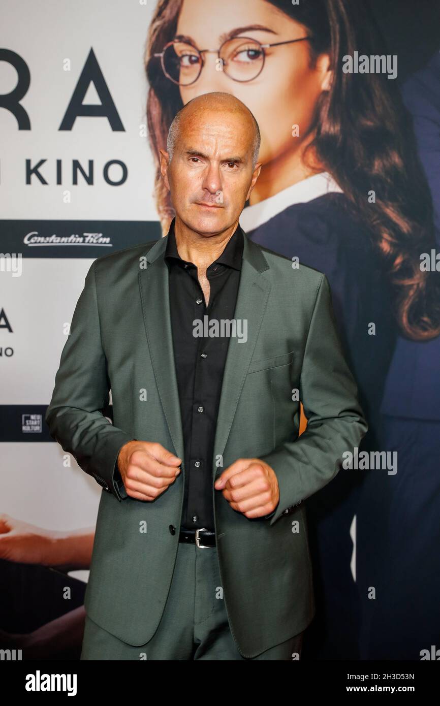 Berlin, Germany. 27th Oct, 2021. Christoph Maria Herbst comes to the ...