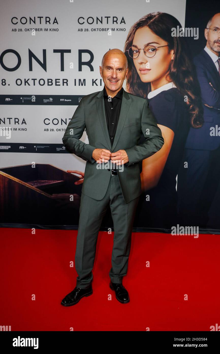Berlin, Germany. 27th Oct, 2021. Christoph Maria Herbst comes to the premiere of the film ...