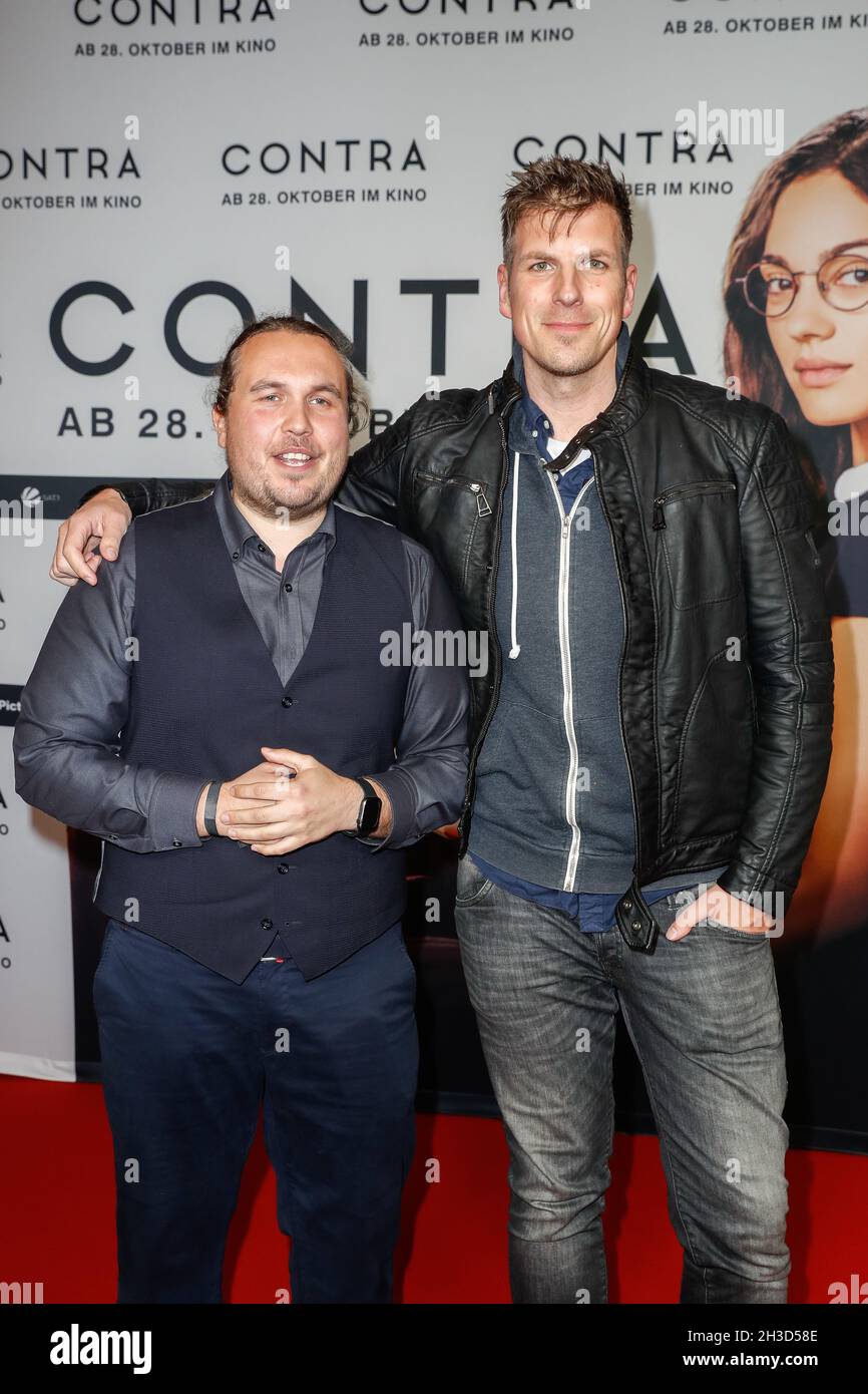 Berlin, Germany. 27th Oct, 2021. Robert Hofmann (l) and David Hain ...
