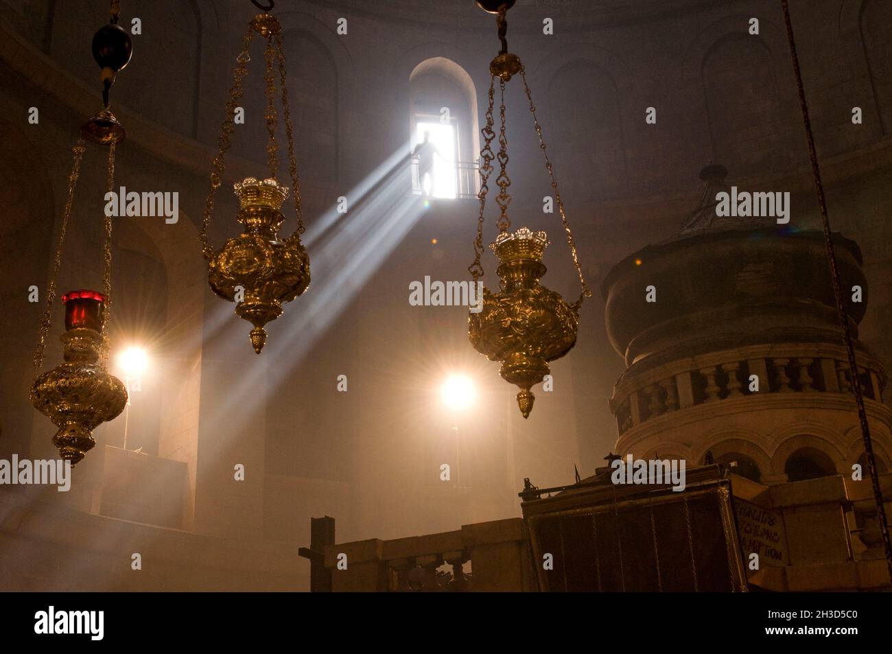 ISRAEL. JERUSALEM. CHURCH OF THE HOLY SEPULCHRE. "HOLY FIRE" MIRACLE OF ...