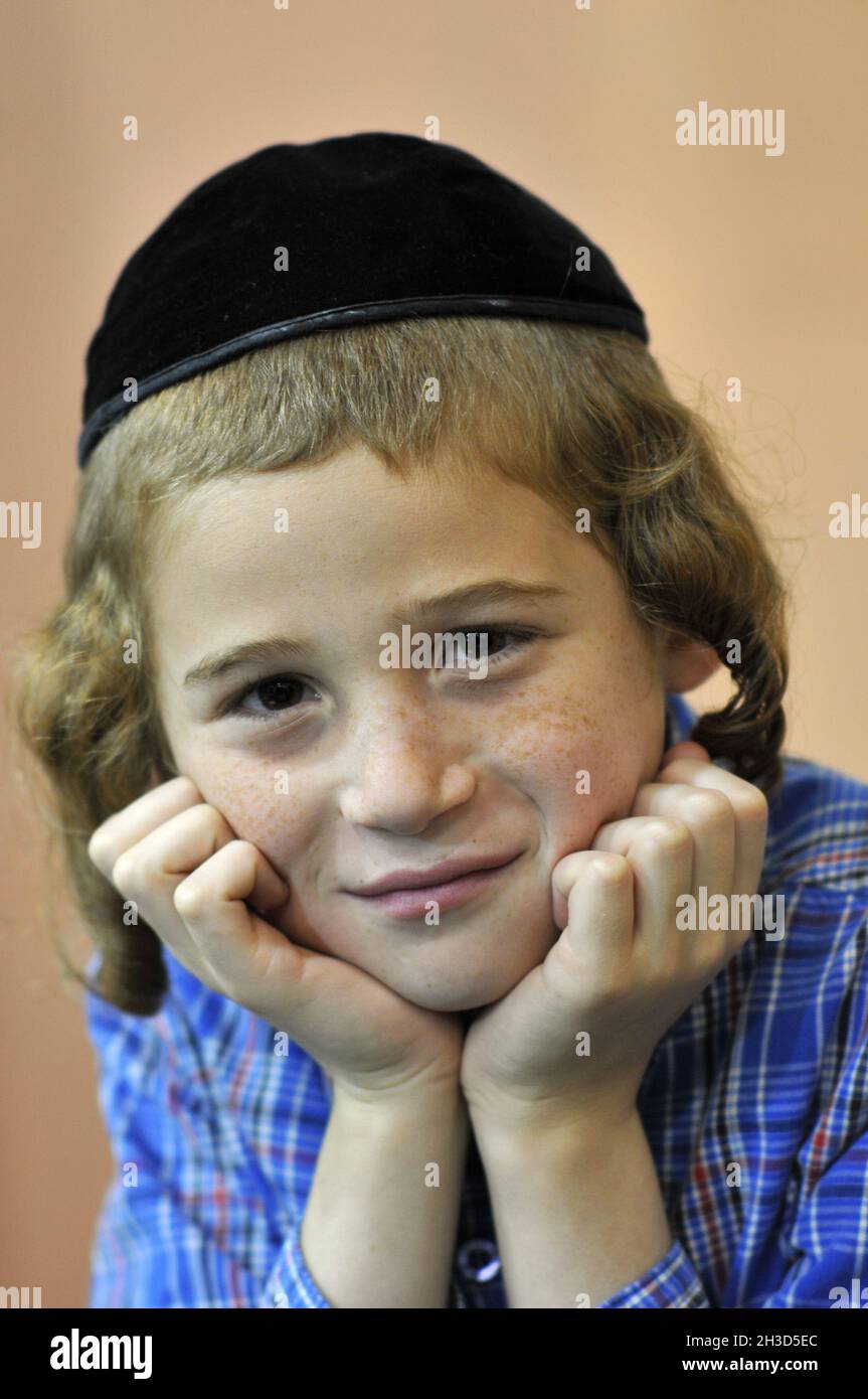 Orthodox jew boy child hi-res stock photography and images - Alamy