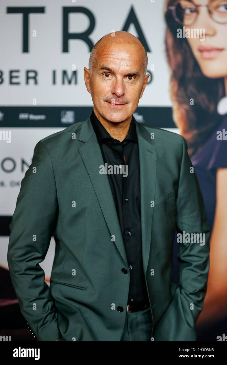 Berlin, Germany. 27th Oct, 2021. Christoph Maria Herbst comes to the ...