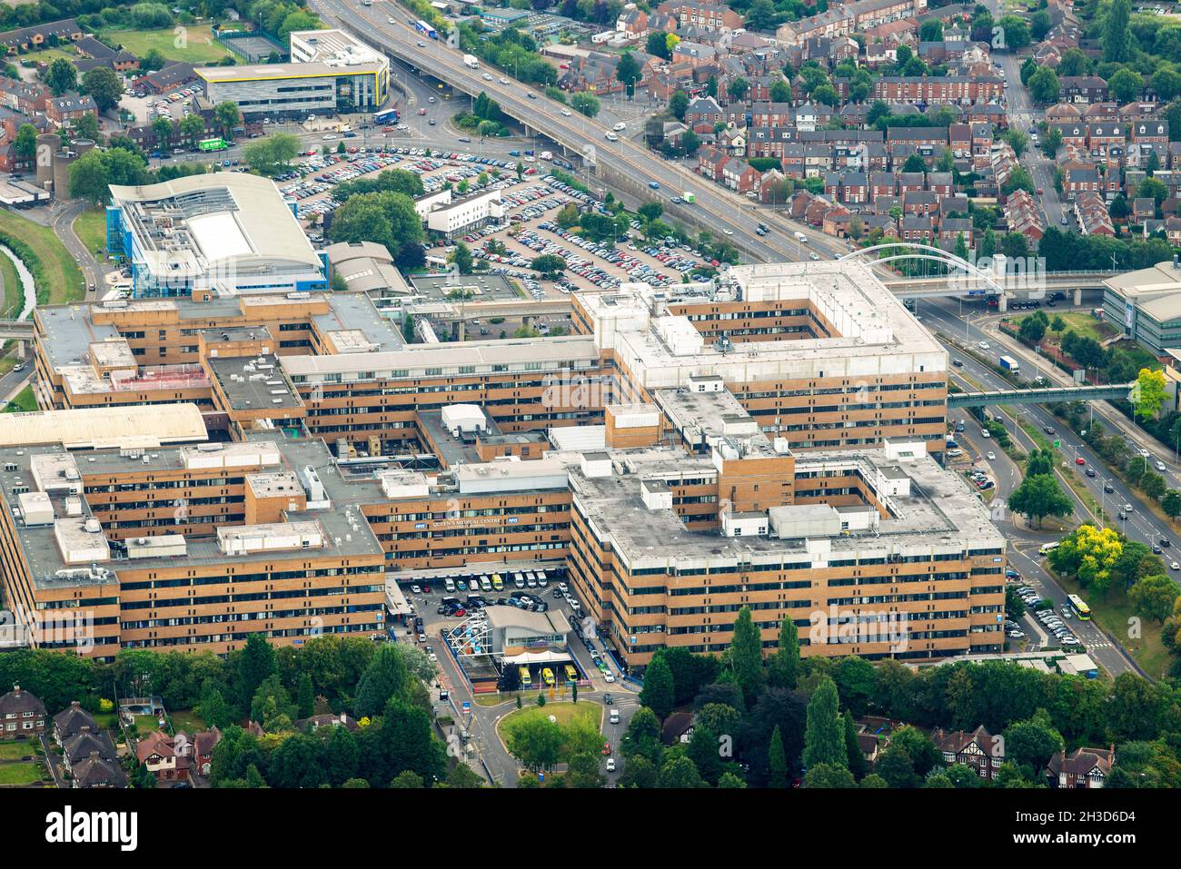 Queens medical hospital nottingham hi-res stock photography and images ...