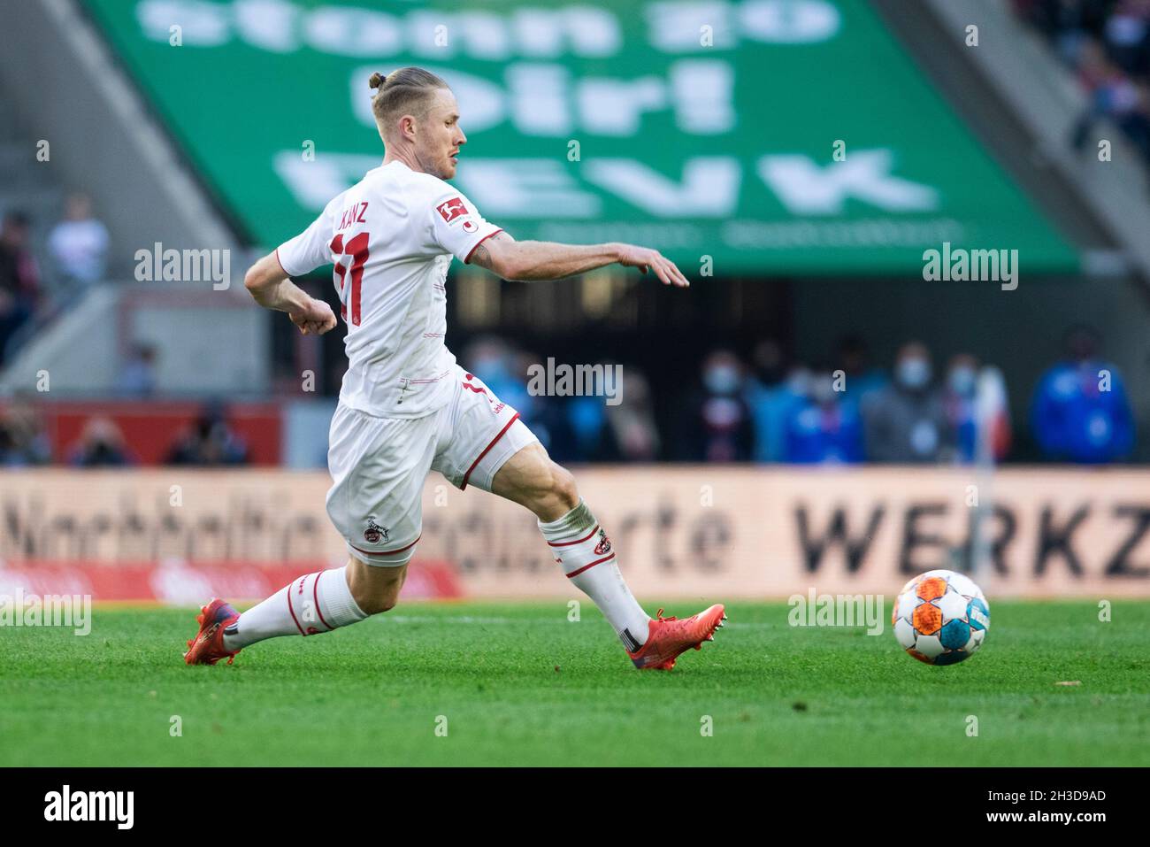 Köln, RheinEnergieStadion, 24.10.21: Andrej Duda 1.FC Koeln am Ball im ...