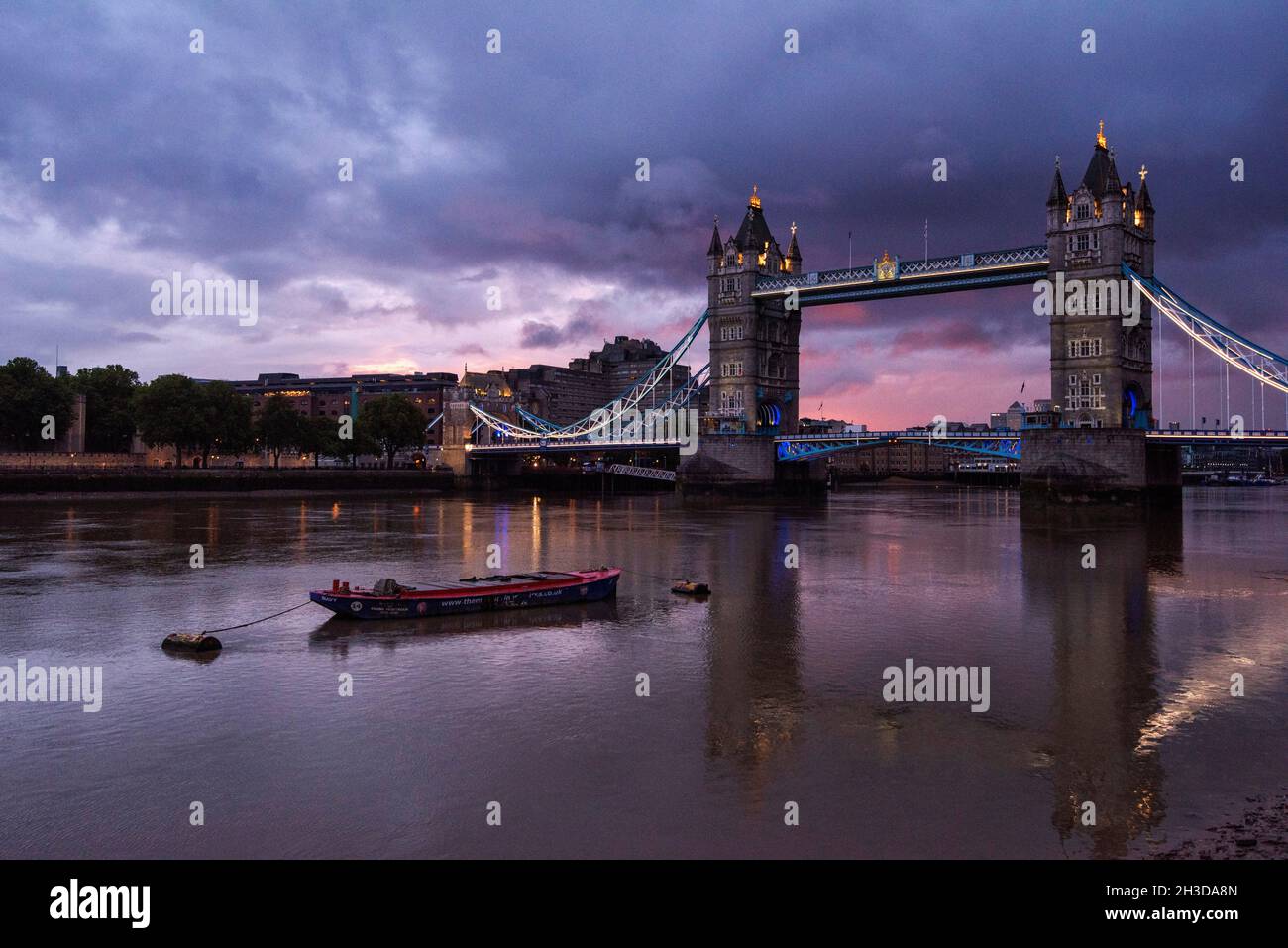 Sunrise at Tower Bridge, London England UK Stock Photo - Alamy
