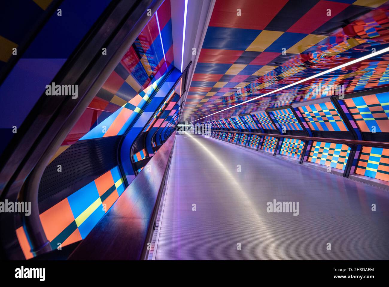 Adams Plaza Bridge in Canary Wharf, London England UK Stock Photo - Alamy