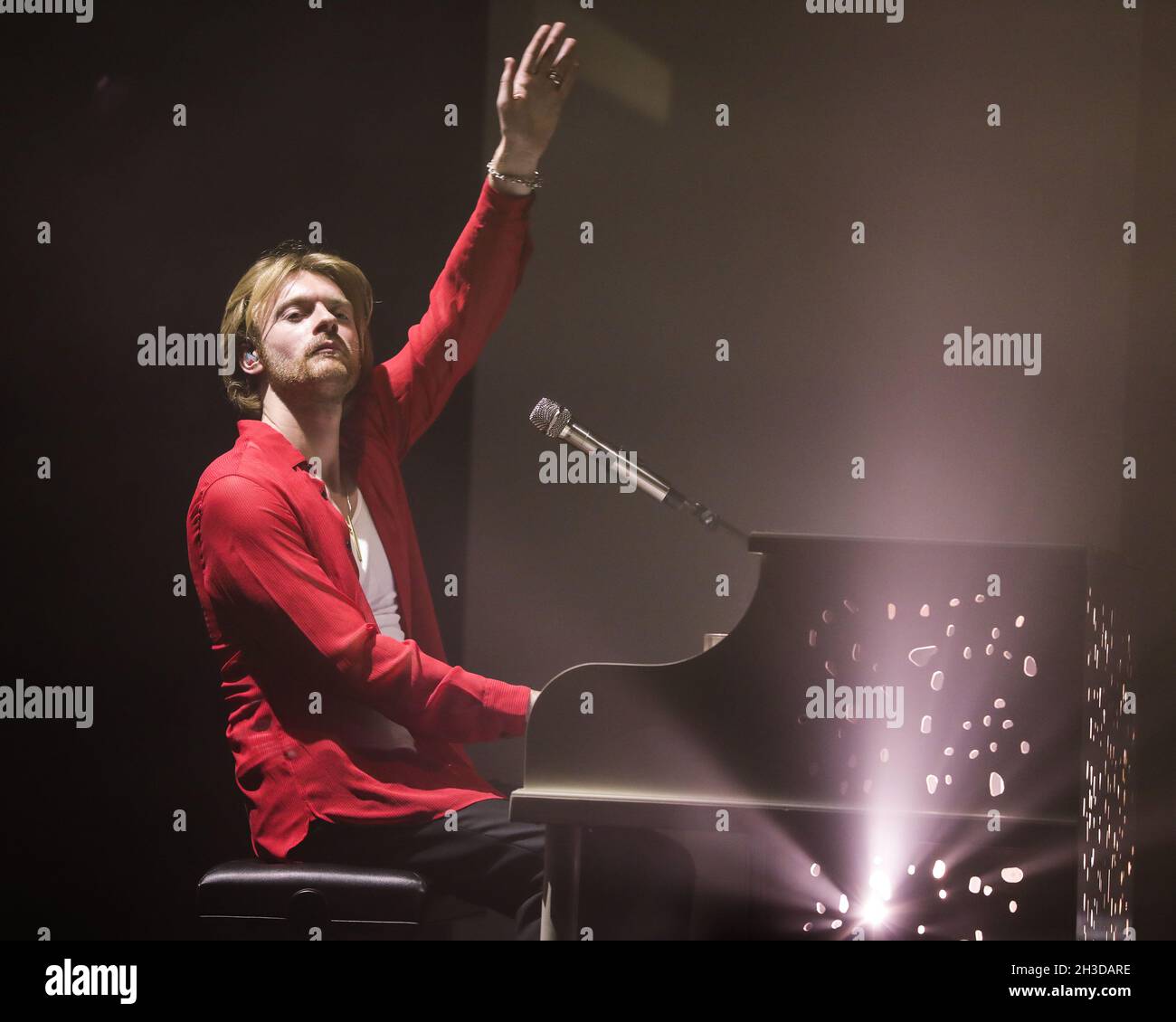 LOS ANGELES, CALIFORNIA, USA - OCTOBER 27: Singer FINNEAS (Finneas O ...