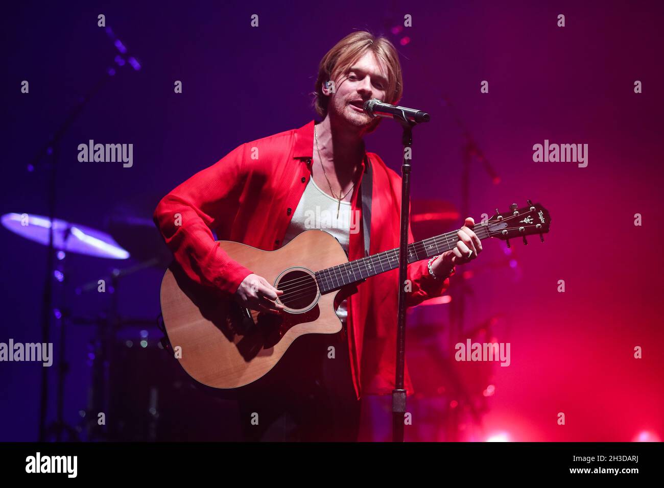 LOS ANGELES, CALIFORNIA, USA - OCTOBER 27: Singer FINNEAS (Finneas O ...