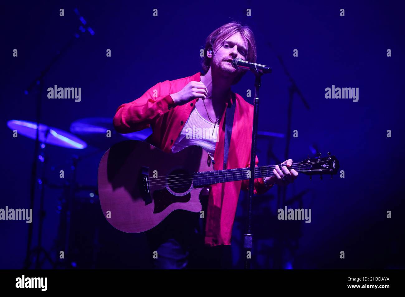 LOS ANGELES, CALIFORNIA, USA - OCTOBER 27: Singer FINNEAS (Finneas O ...