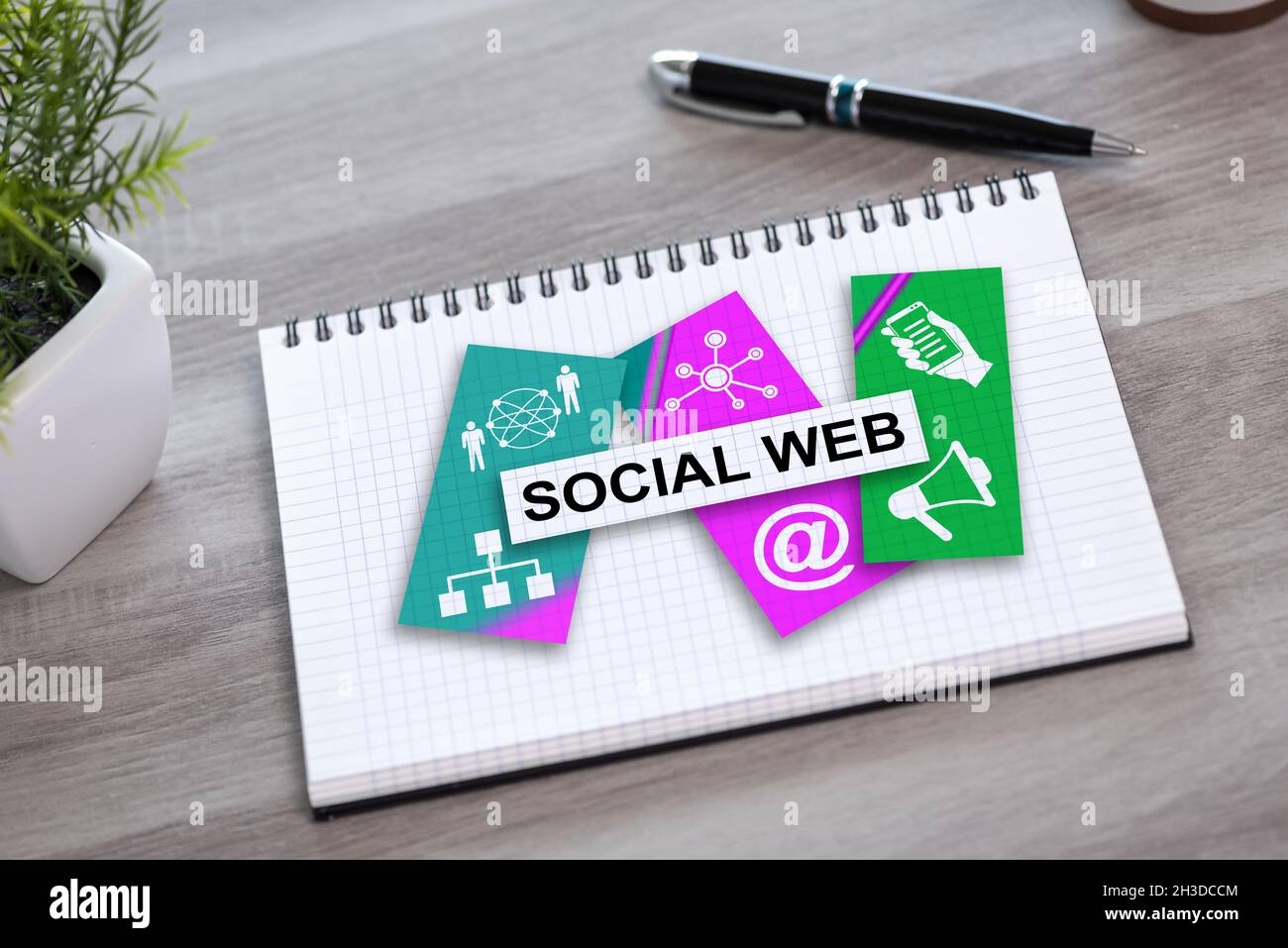 Social web concept drawn on a notepad Stock Photo - Alamy