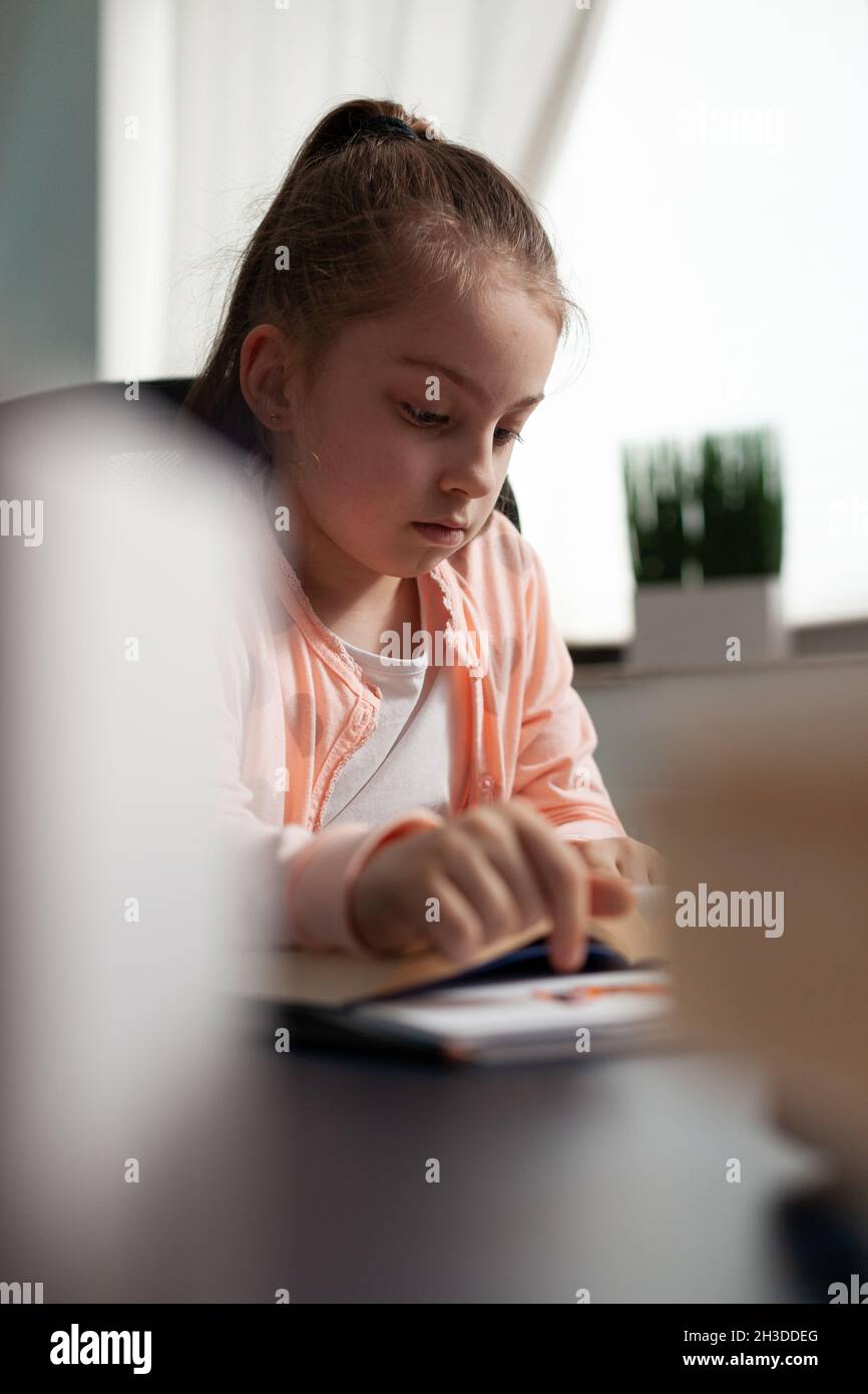 Child reading book e reader hi-res stock photography and images - Alamy