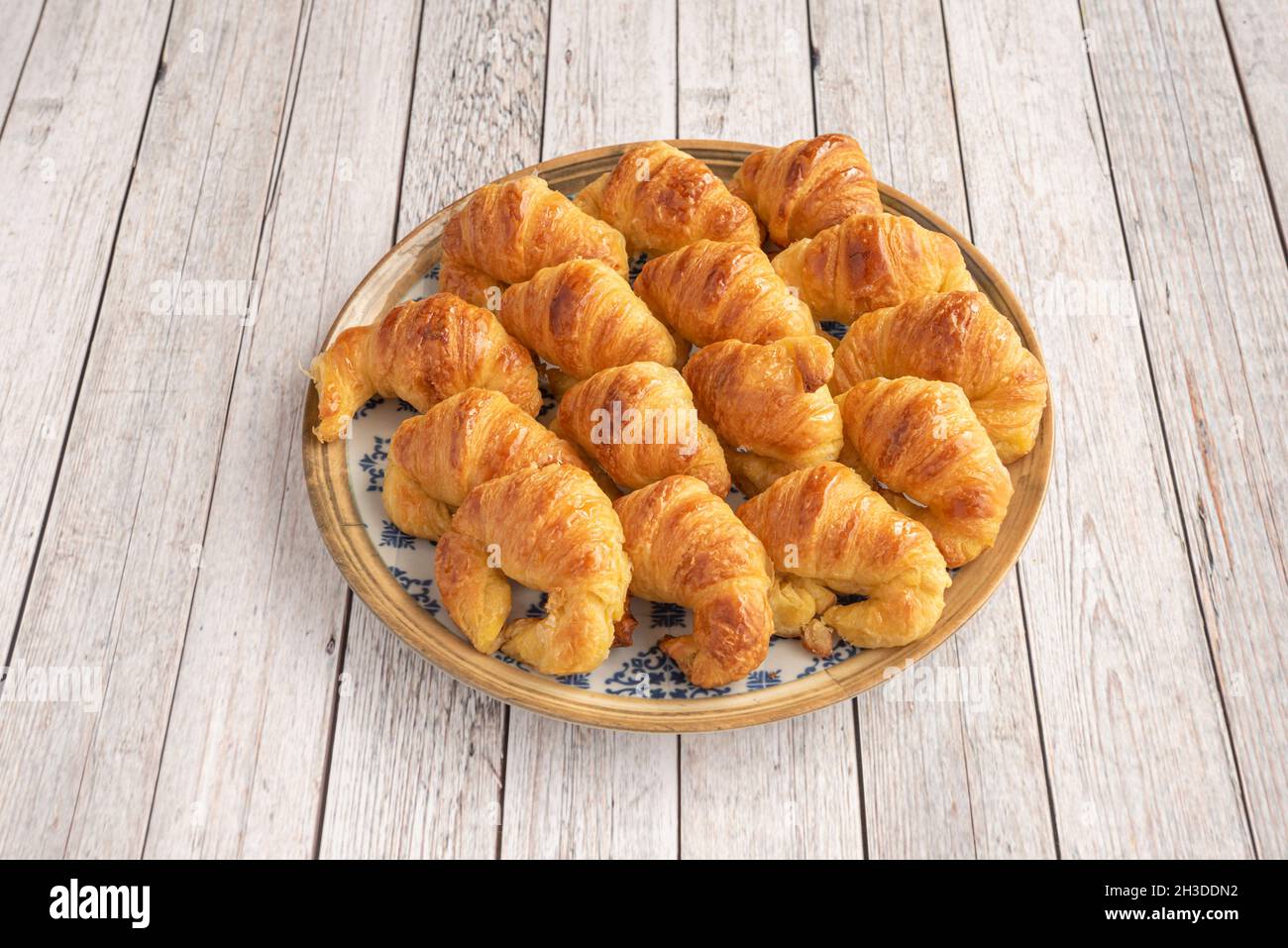 Mini butter croissant hi-res stock photography and images - Alamy