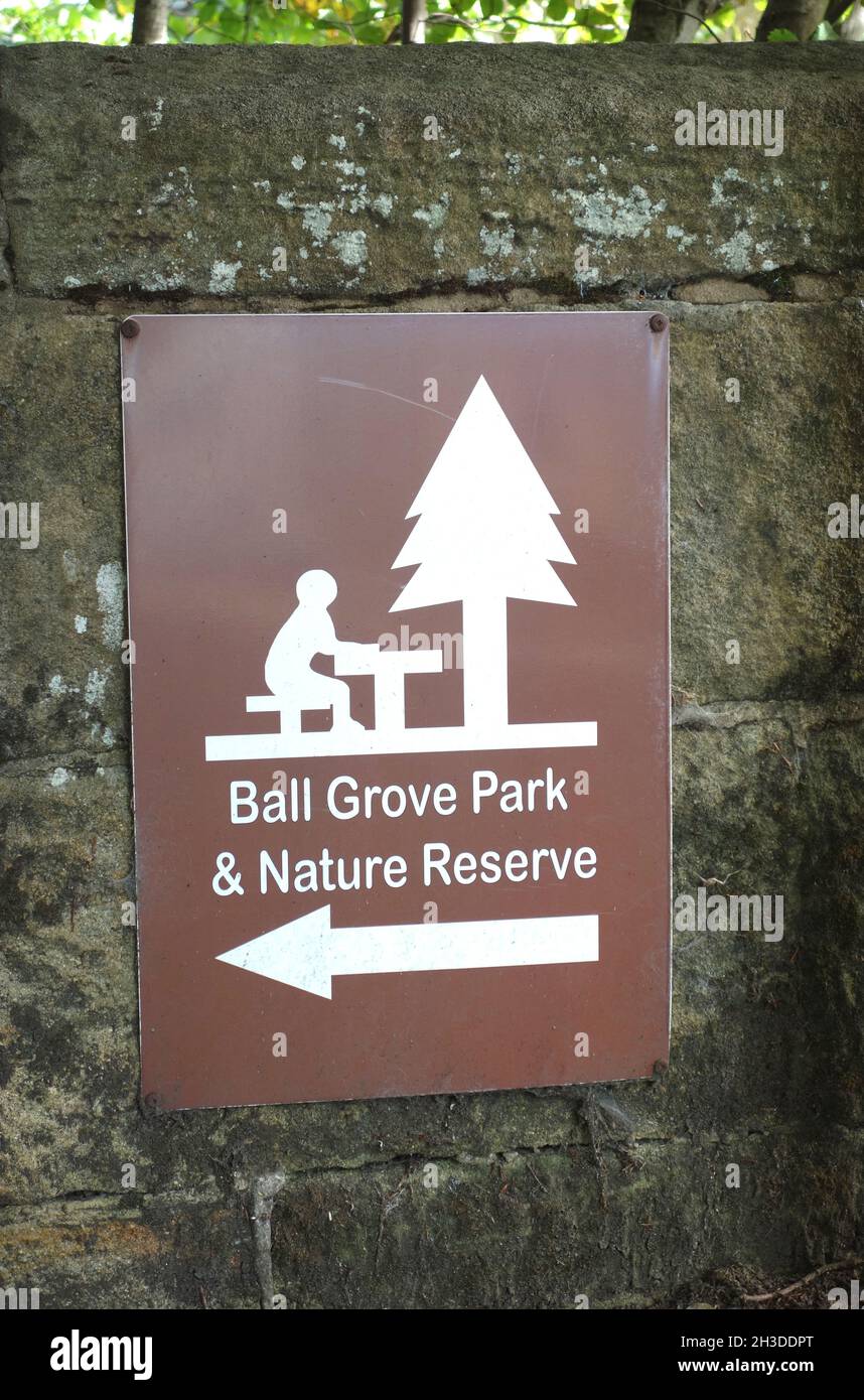 Pendle way sign hi-res stock photography and images - Alamy