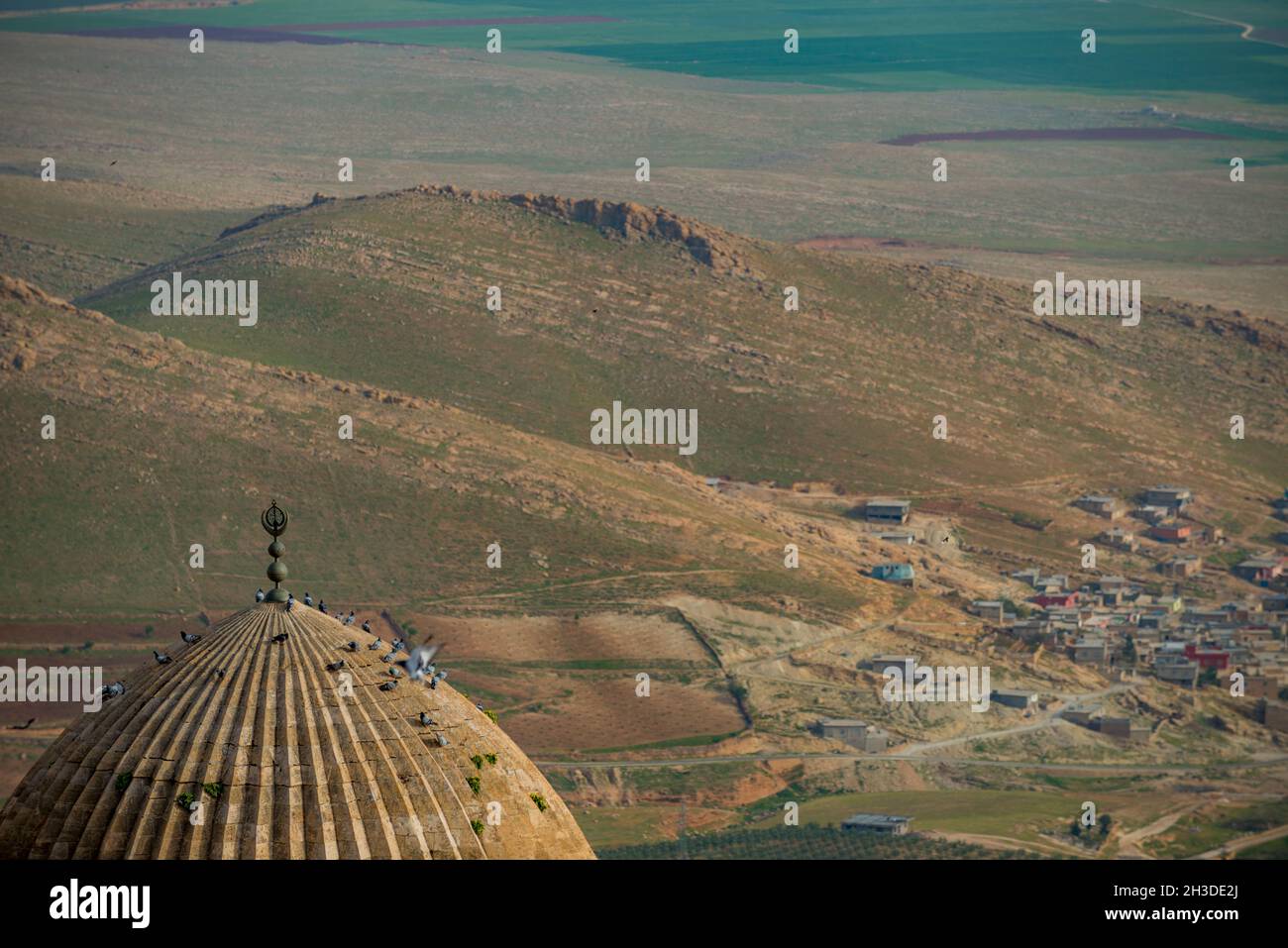 Muslim mosque dome overlooking the farmland of Mesopotamia Stock Photo ...