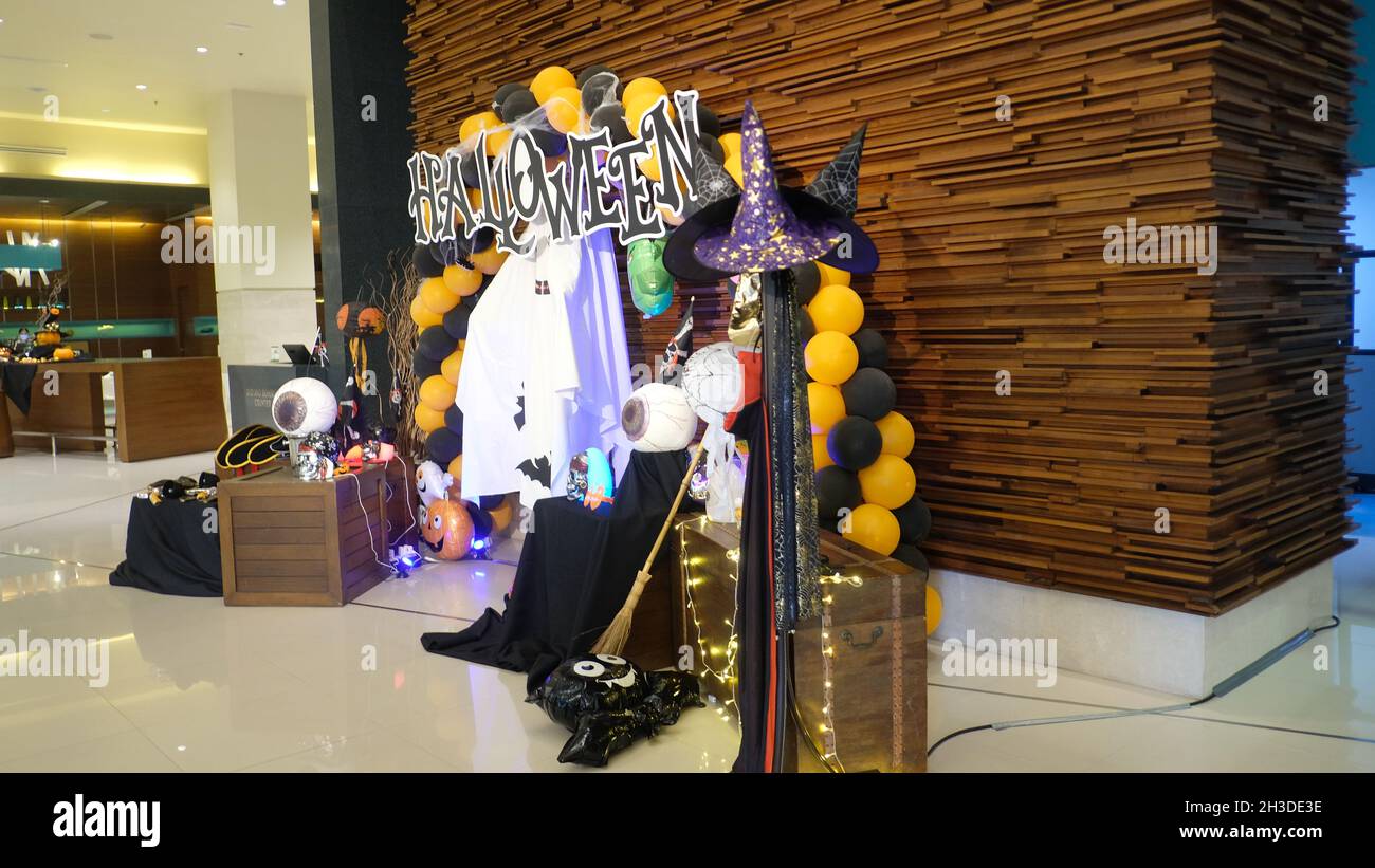 Halloween Decorations in the Lobby of the Hotel Holiday Inn Pattaya ...