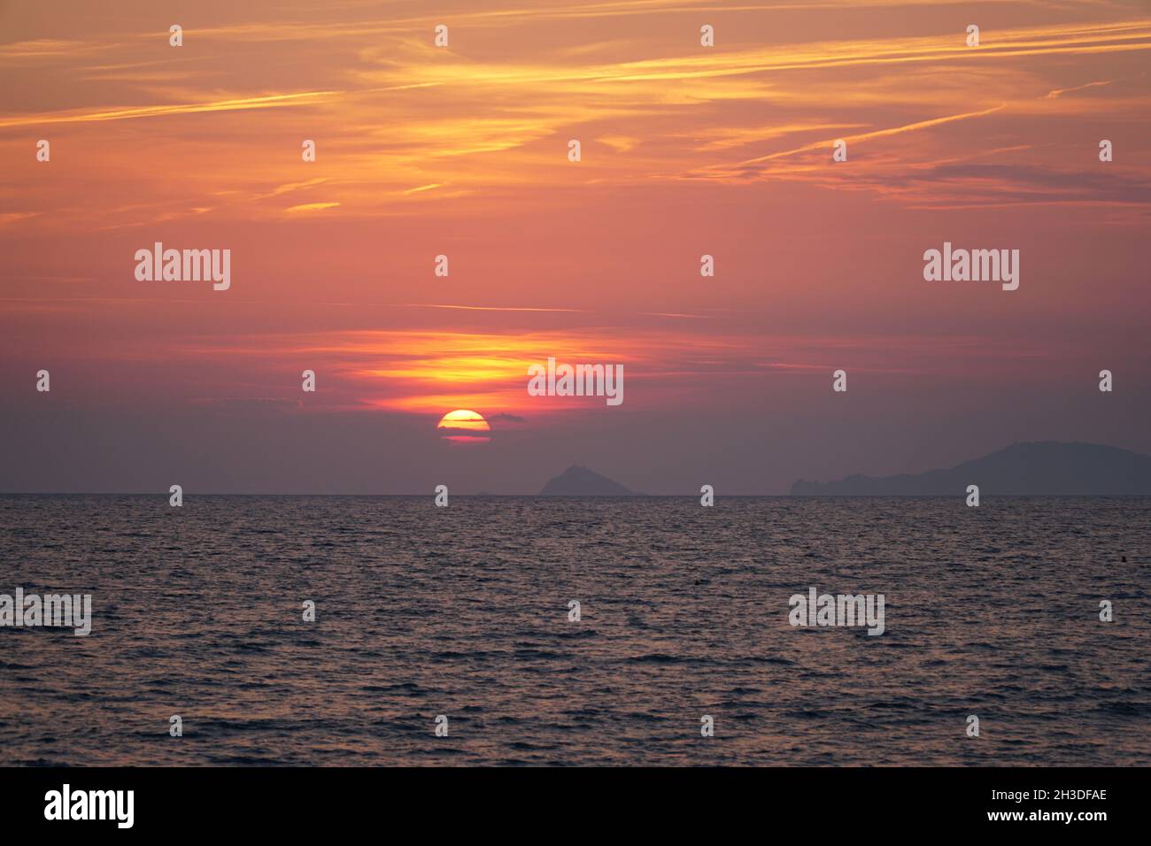 Come tramonti hi-res stock photography and images - Alamy
