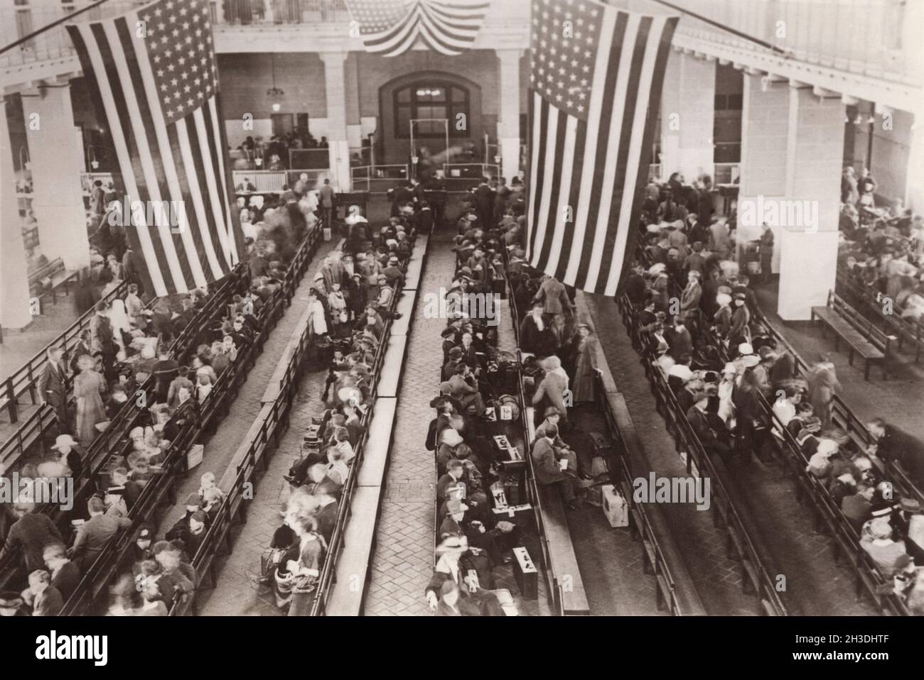American immigration history hi-res stock photography and images - Alamy