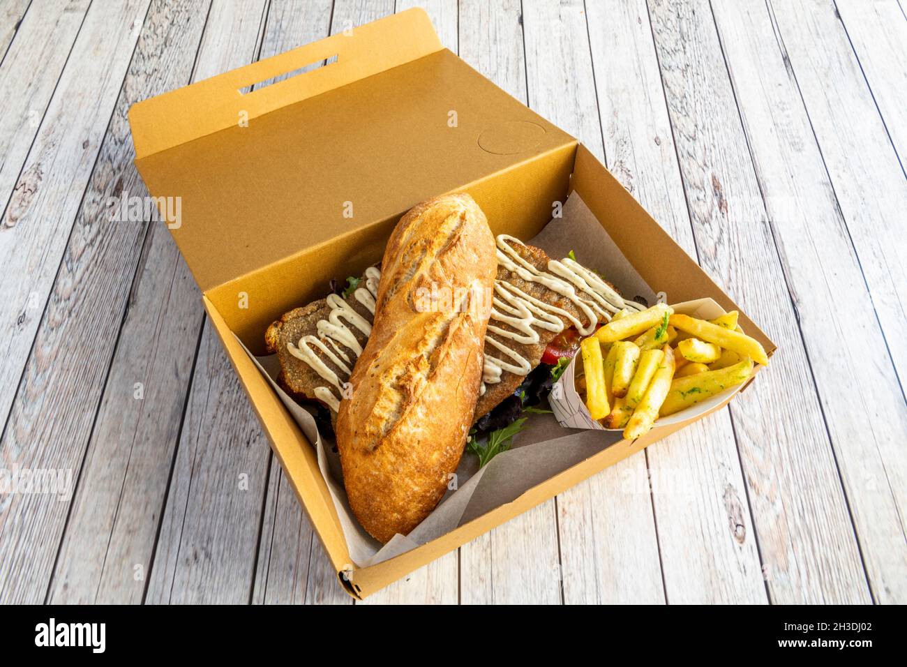 Chicken and chips takeaway box hi-res stock photography and images - Alamy