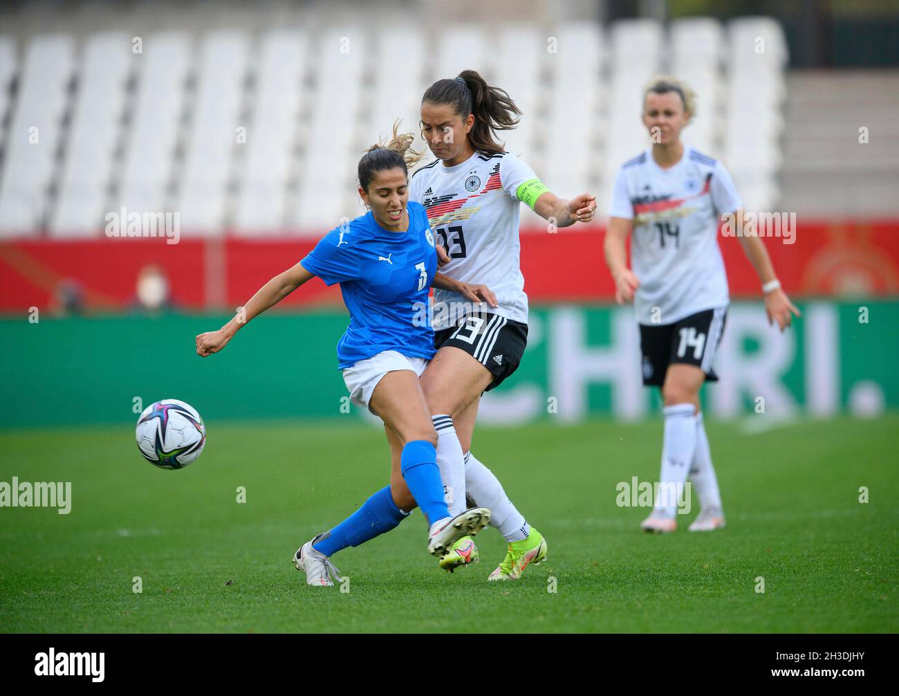 Sara DAEBRITZ (DÃ britz, GER) in duels versus Opal SOFER l. (ISR ...