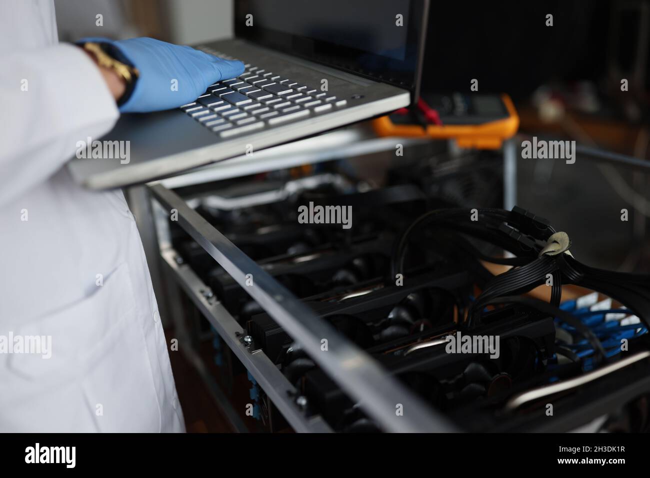 Bitcoin extraction hi-res stock photography and images - Alamy