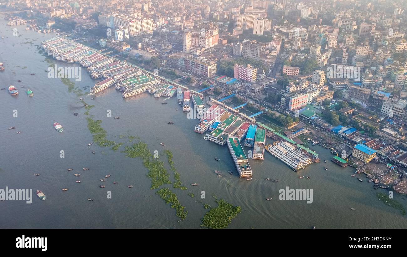 Dhaka, Dhaka, Bangladesh. 28th Oct, 2021. Dhaka River Port is the ...