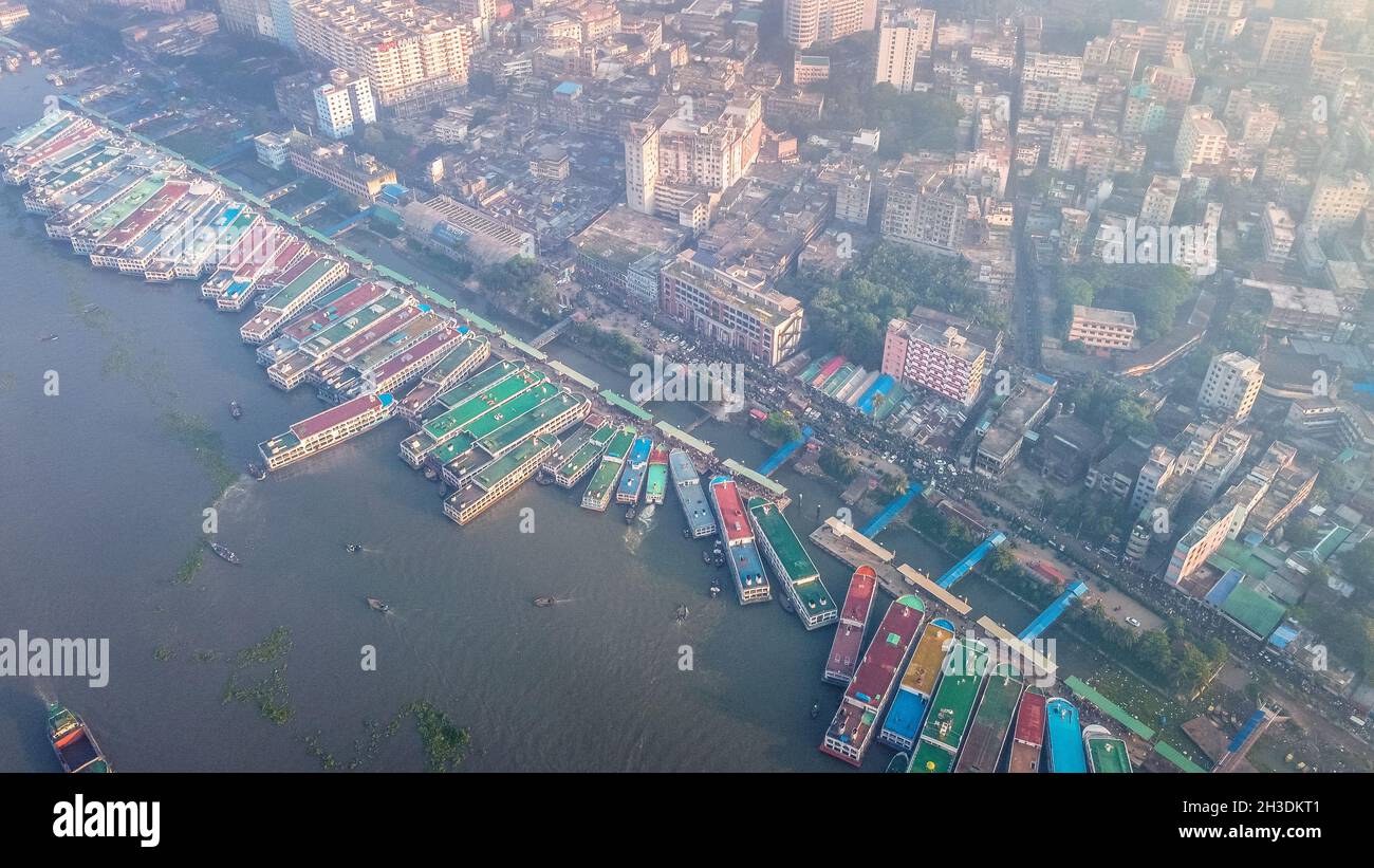 Dhaka, Dhaka, Bangladesh. 28th Oct, 2021. Dhaka River Port is the ...