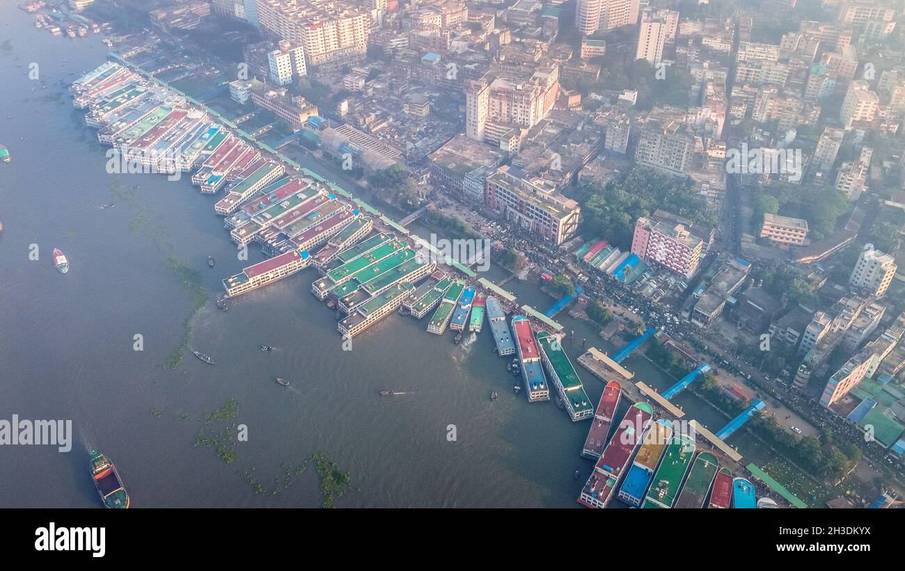 Dhaka, Dhaka, Bangladesh. 28th Oct, 2021. Dhaka River Port is the ...