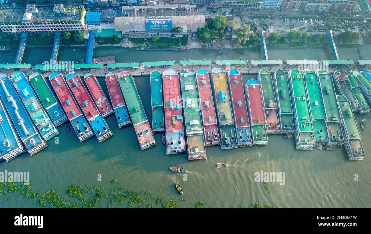 Dhaka, Dhaka, Bangladesh. 28th Oct, 2021. Dhaka River Port is the ...