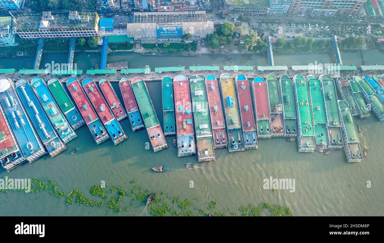 Dhaka, Dhaka, Bangladesh. 28th Oct, 2021. Dhaka River Port is the ...