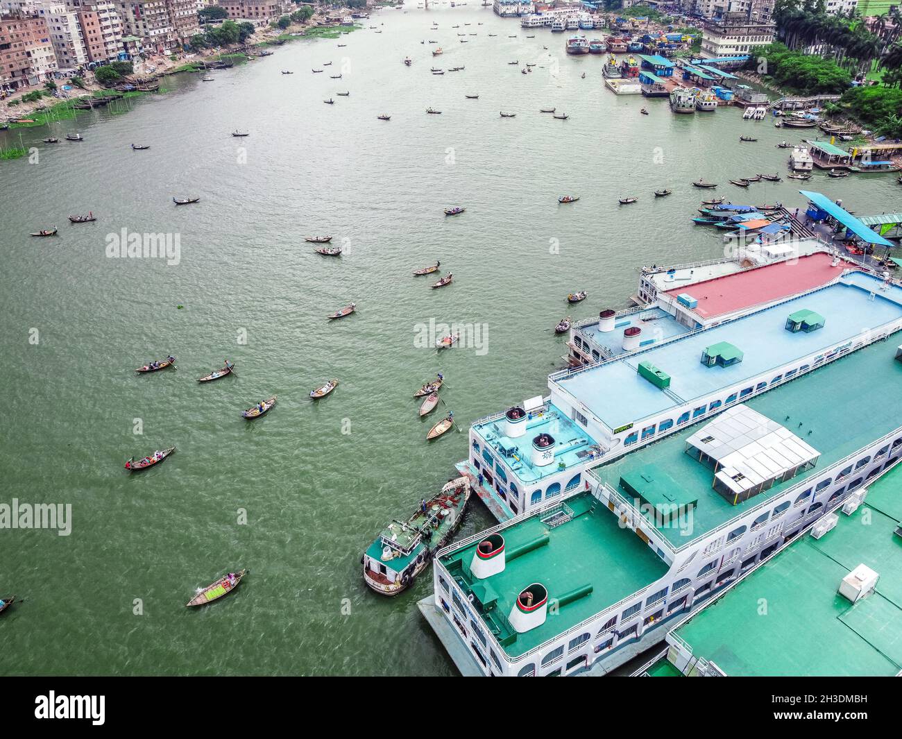 Dhaka, Dhaka, Bangladesh. 28th Oct, 2021. Dhaka River Port is the ...