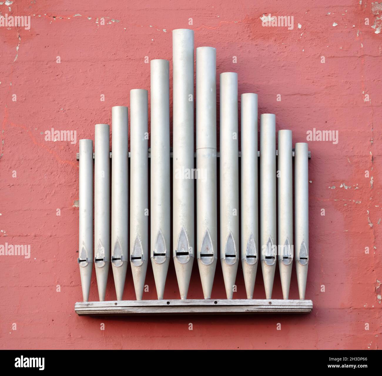 Silver pipe organ hi-res stock photography and images - Alamy