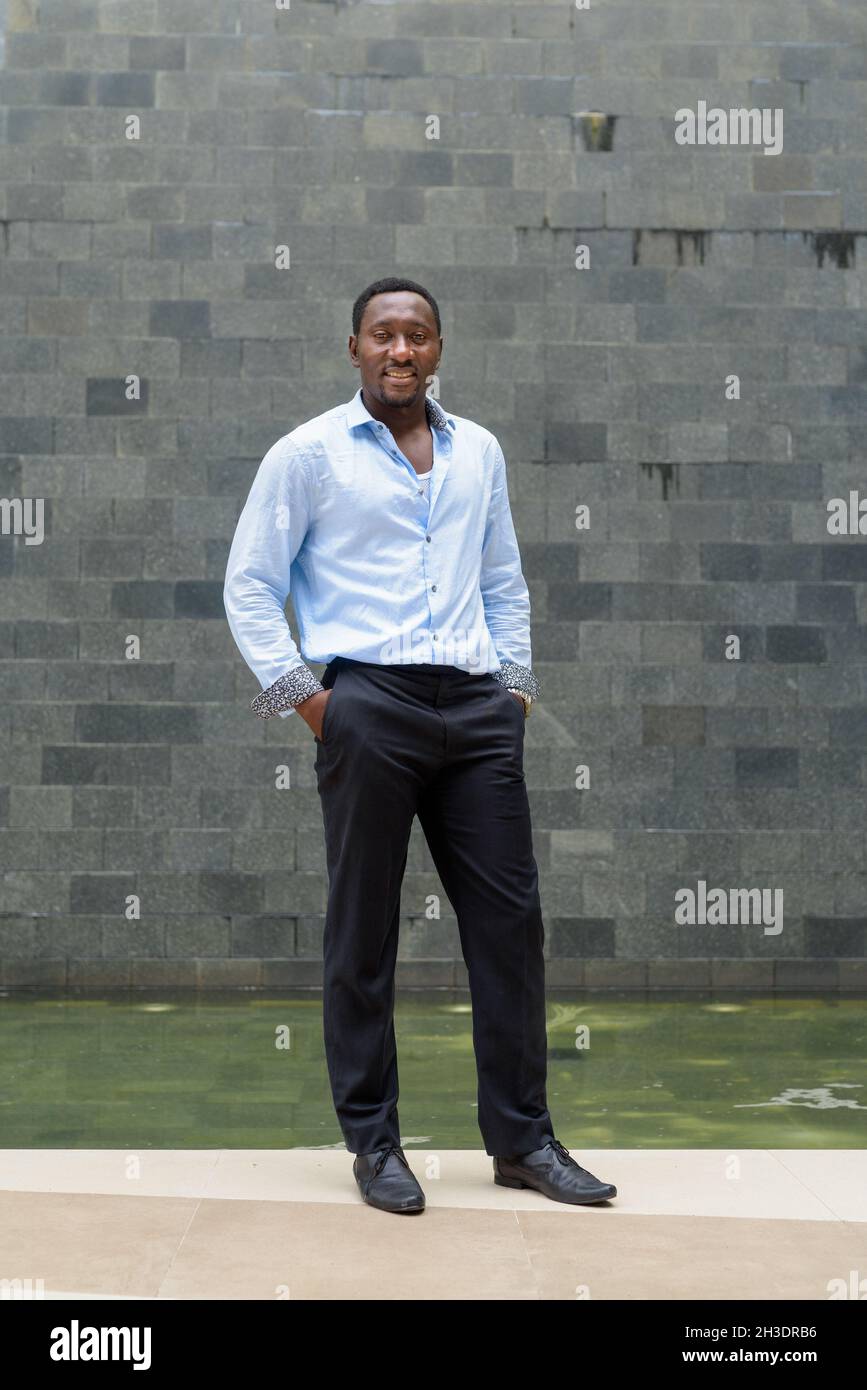 Nigerian man portrait hi-res stock photography and images - Alamy