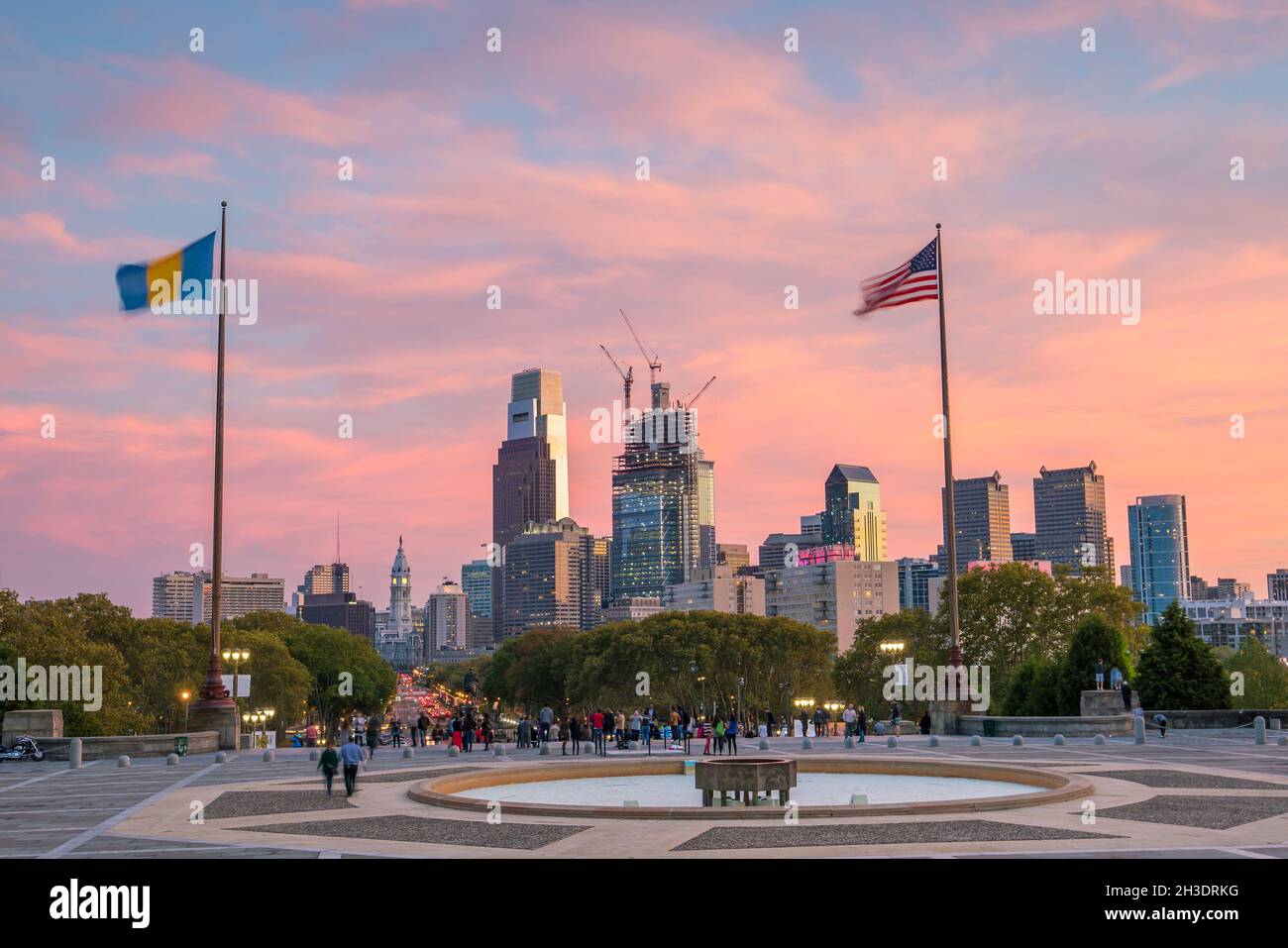 Philadelphia skyline sunset hi-res stock photography and images - Alamy