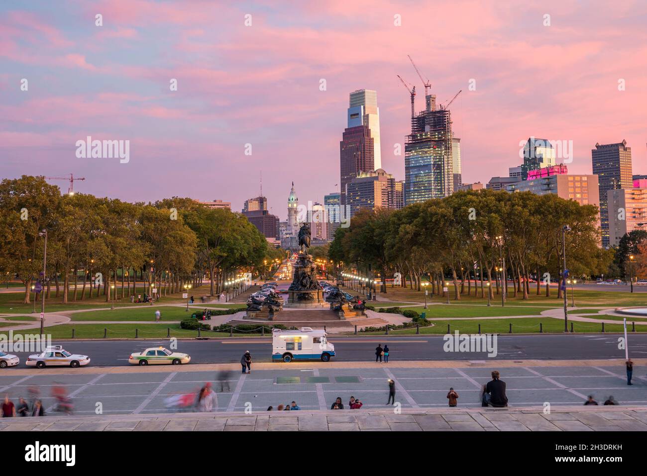 Beautiful philadelphia skyline sunset hi-res stock photography and ...