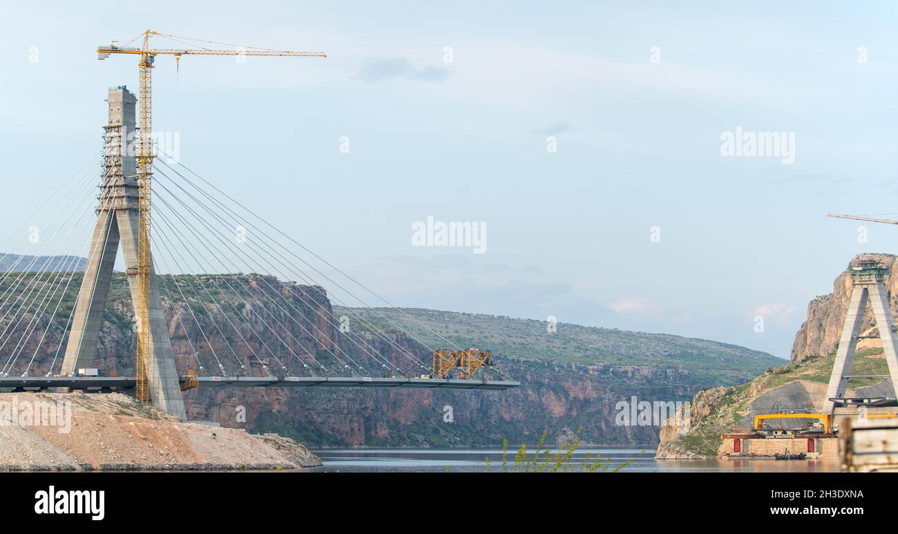 Modern suspension bridge hi-res stock photography and images - Alamy